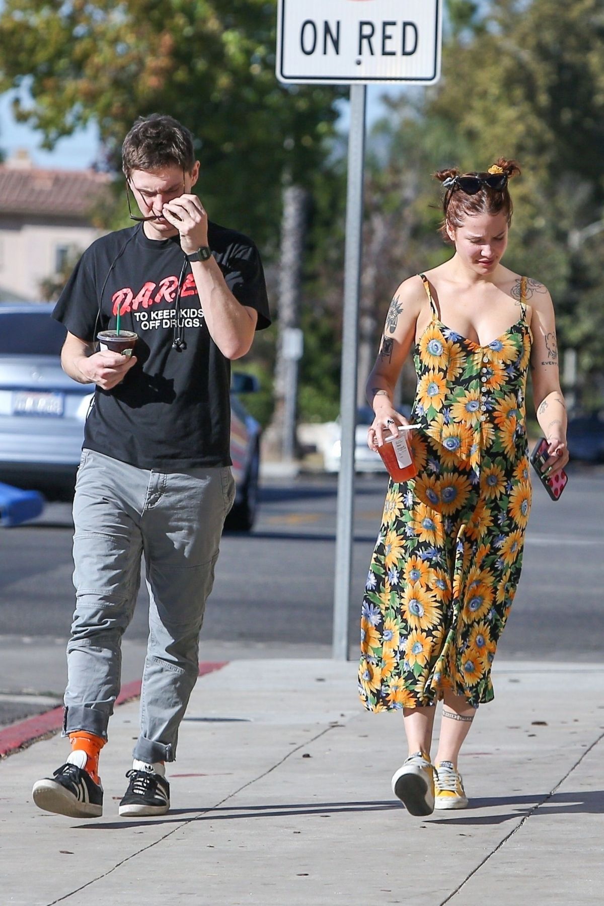 HALSEY and Evan Peters Leaves Starbucks in Burbank 11/18/2019 – HawtCelebs