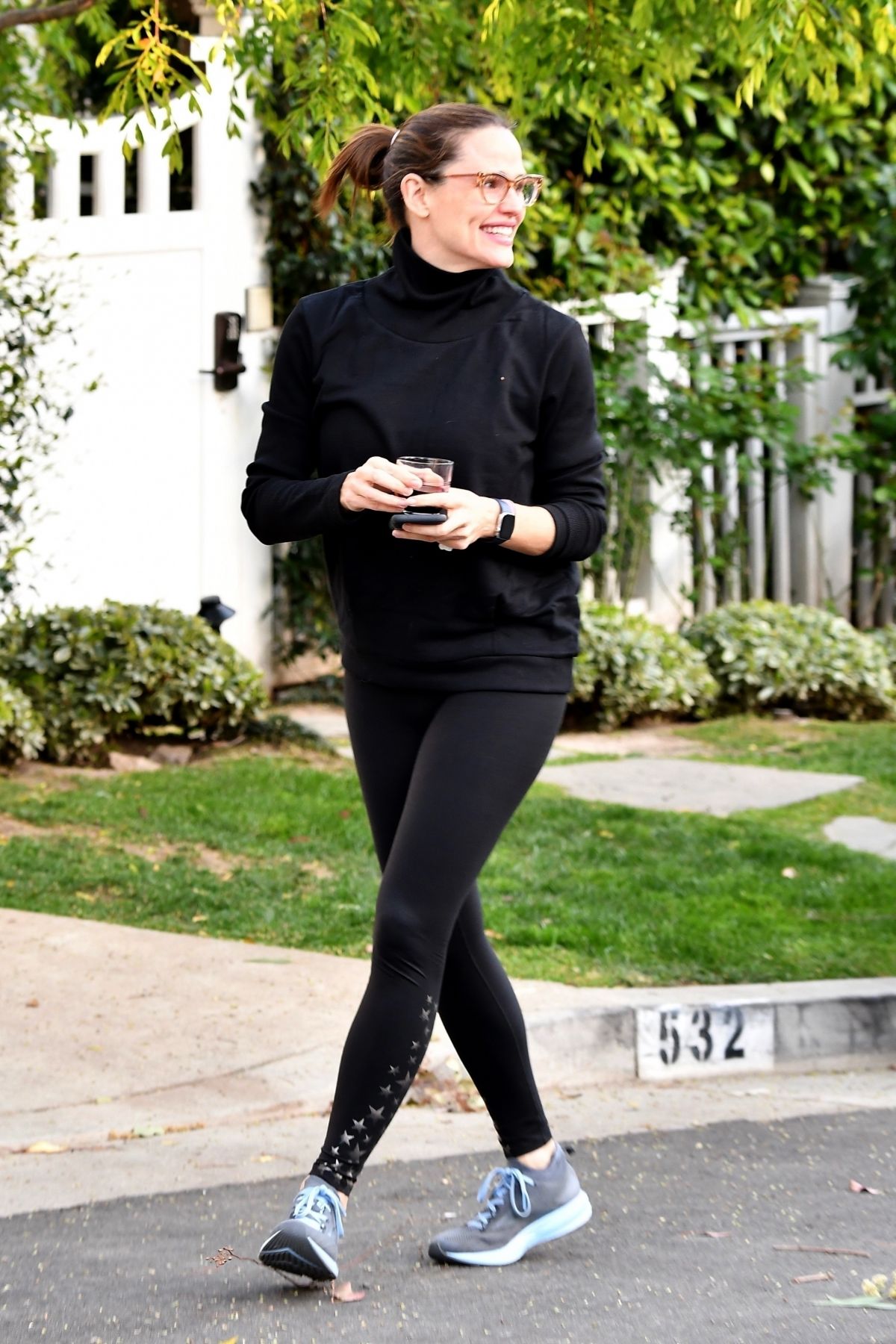 JENNIFER GARNER’s Personal Assistant Maureen Grosser is Surprised by a ...