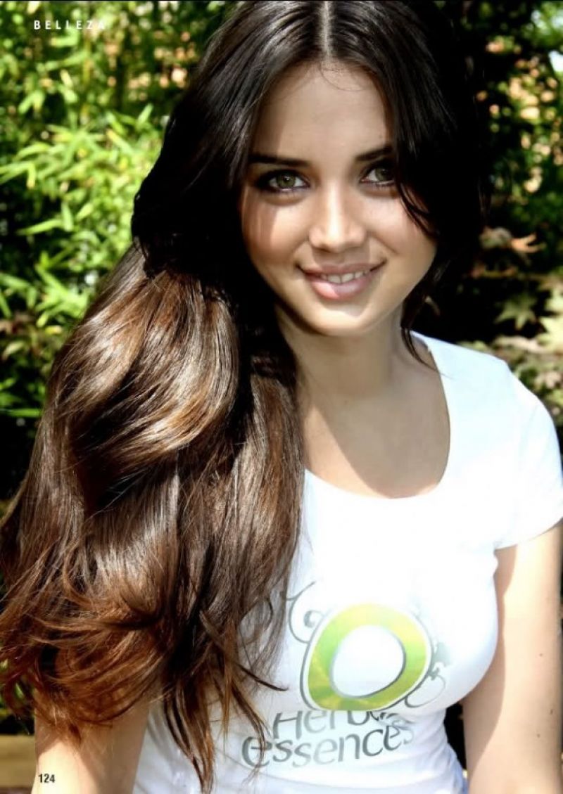 ANA DE ARMAS for Hola Magazine, 2009 – HawtCelebs