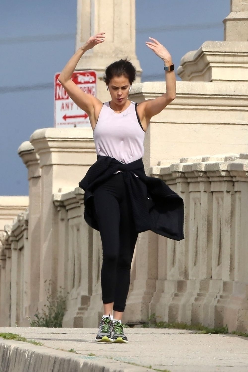TERI HATCHER Out Hiking in Los Angeles 04/05/2020 – HawtCelebs