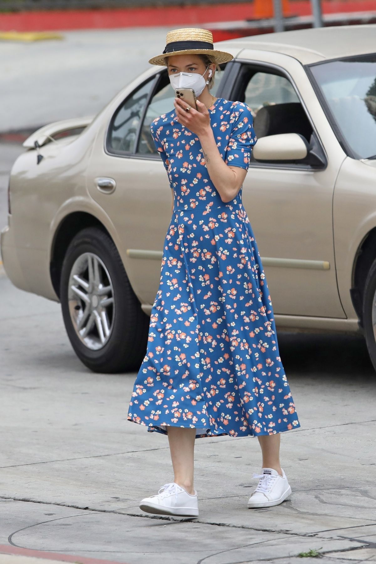 JAIME KING Wearing Mask Out in West Hollywood 04/29/2020 – HawtCelebs