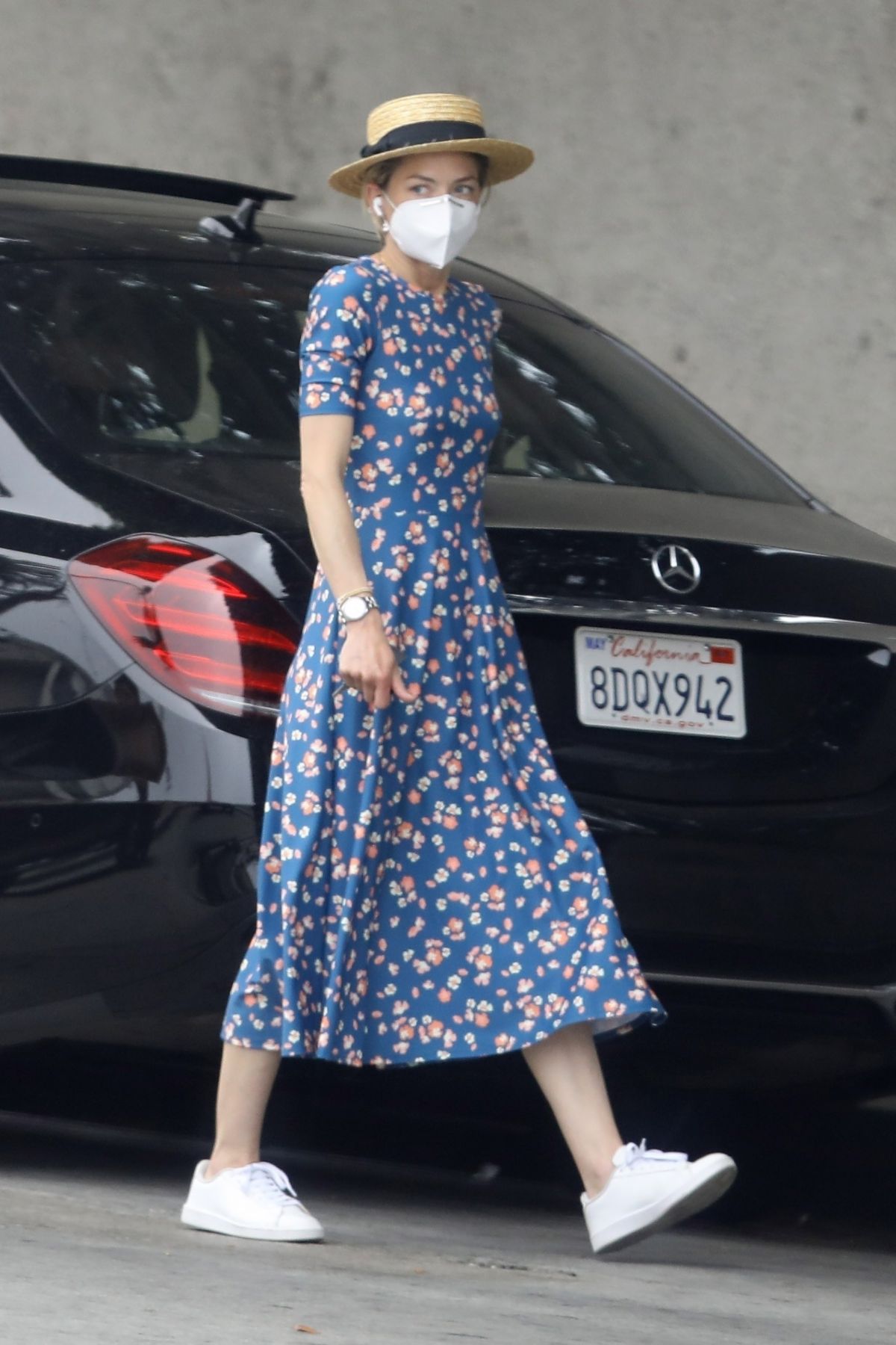 JAIME KING Wearing Mask Out in West Hollywood 04/29/2020 – HawtCelebs