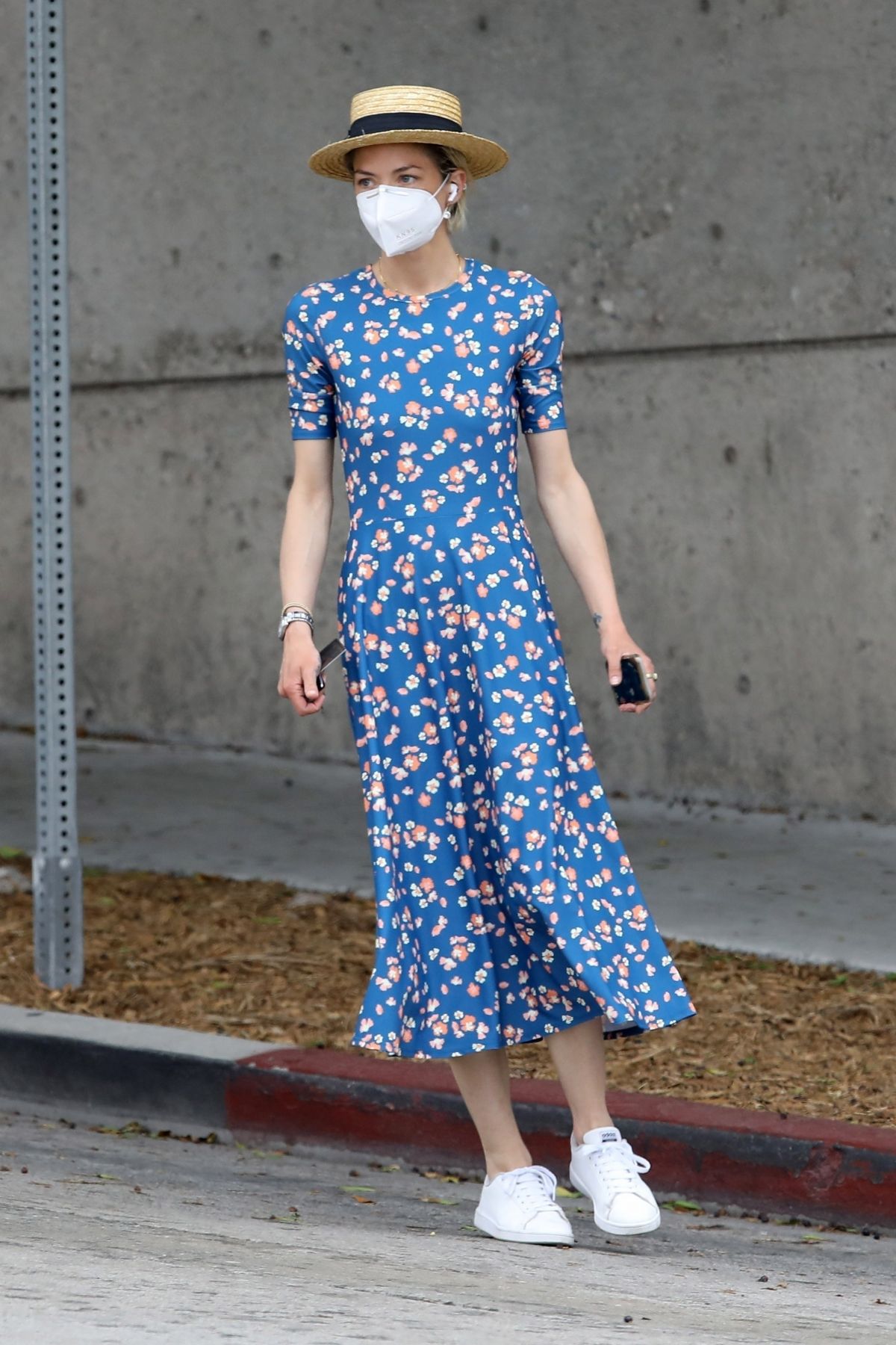 JAIME KING Wearing Mask Out in West Hollywood 04/29/2020 – HawtCelebs