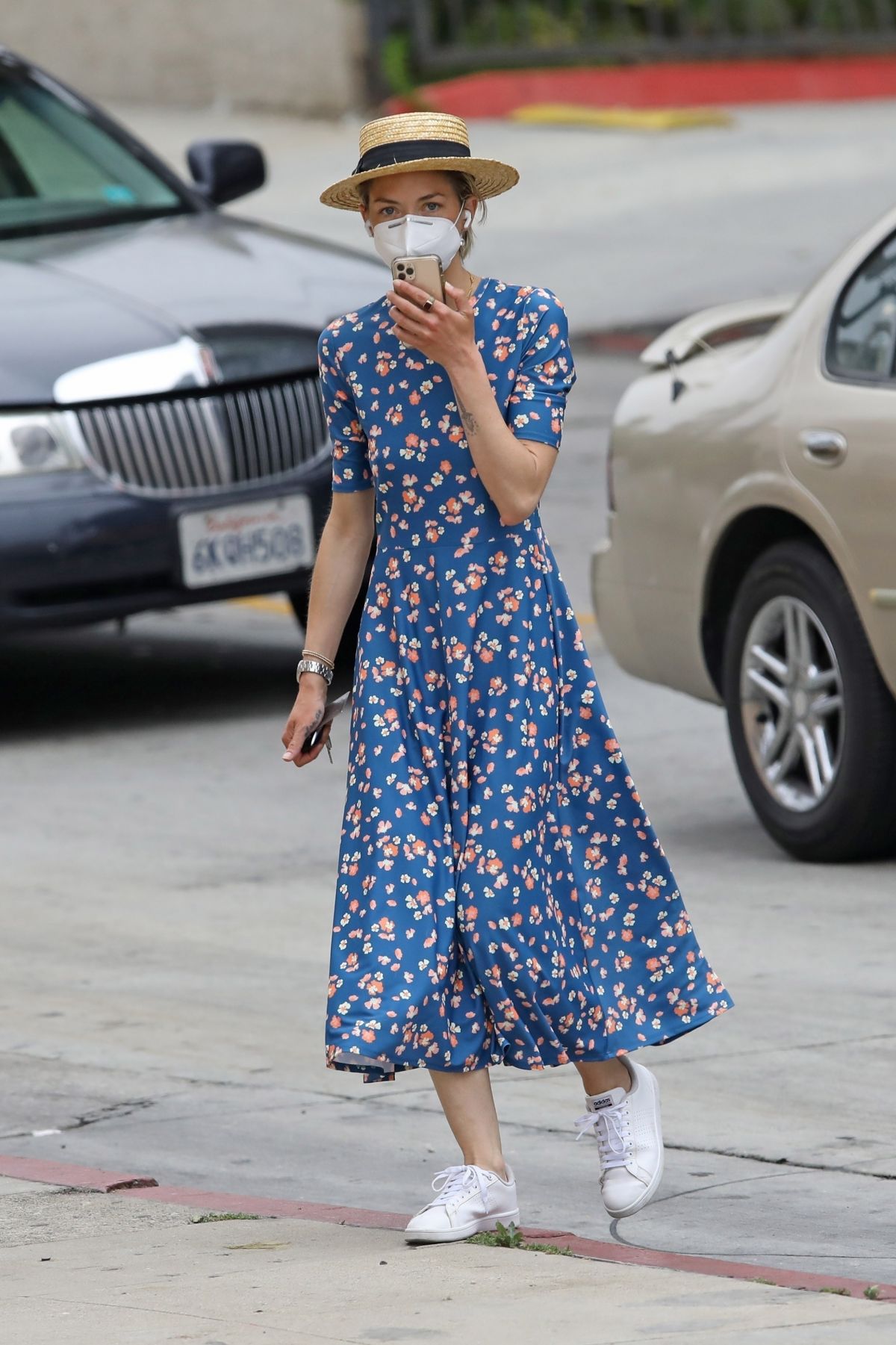 JAIME KING Wearing Mask Out in West Hollywood 04/29/2020 – HawtCelebs