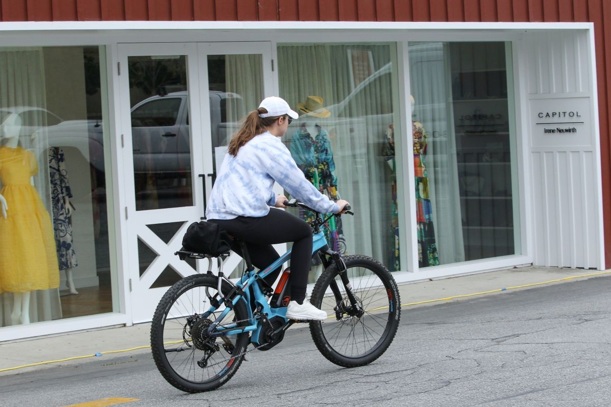 CHRISTINA SCHWARZENEGGER Out Riding a Bike in Brentwood 06/16/2020 ...