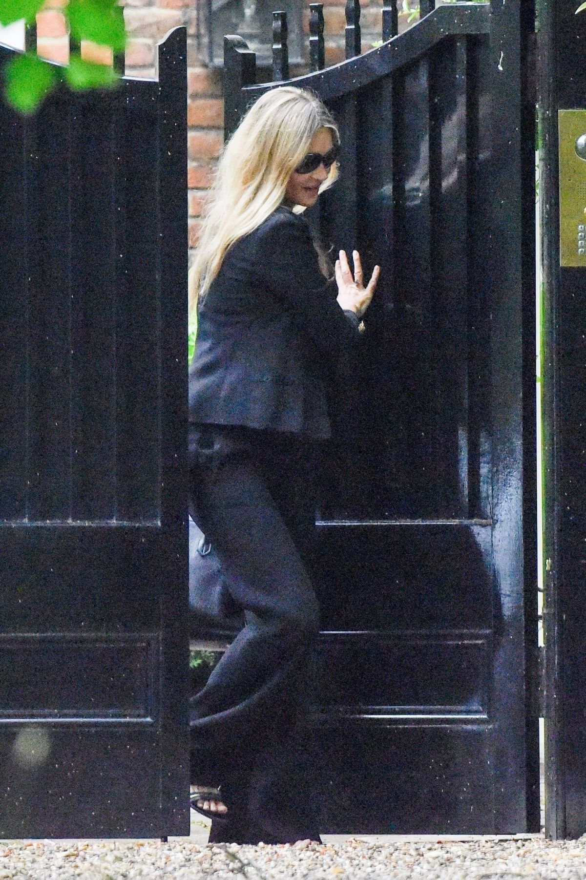 KATE MOSS Leaves Her Home in London 06/17/2020 – HawtCelebs
