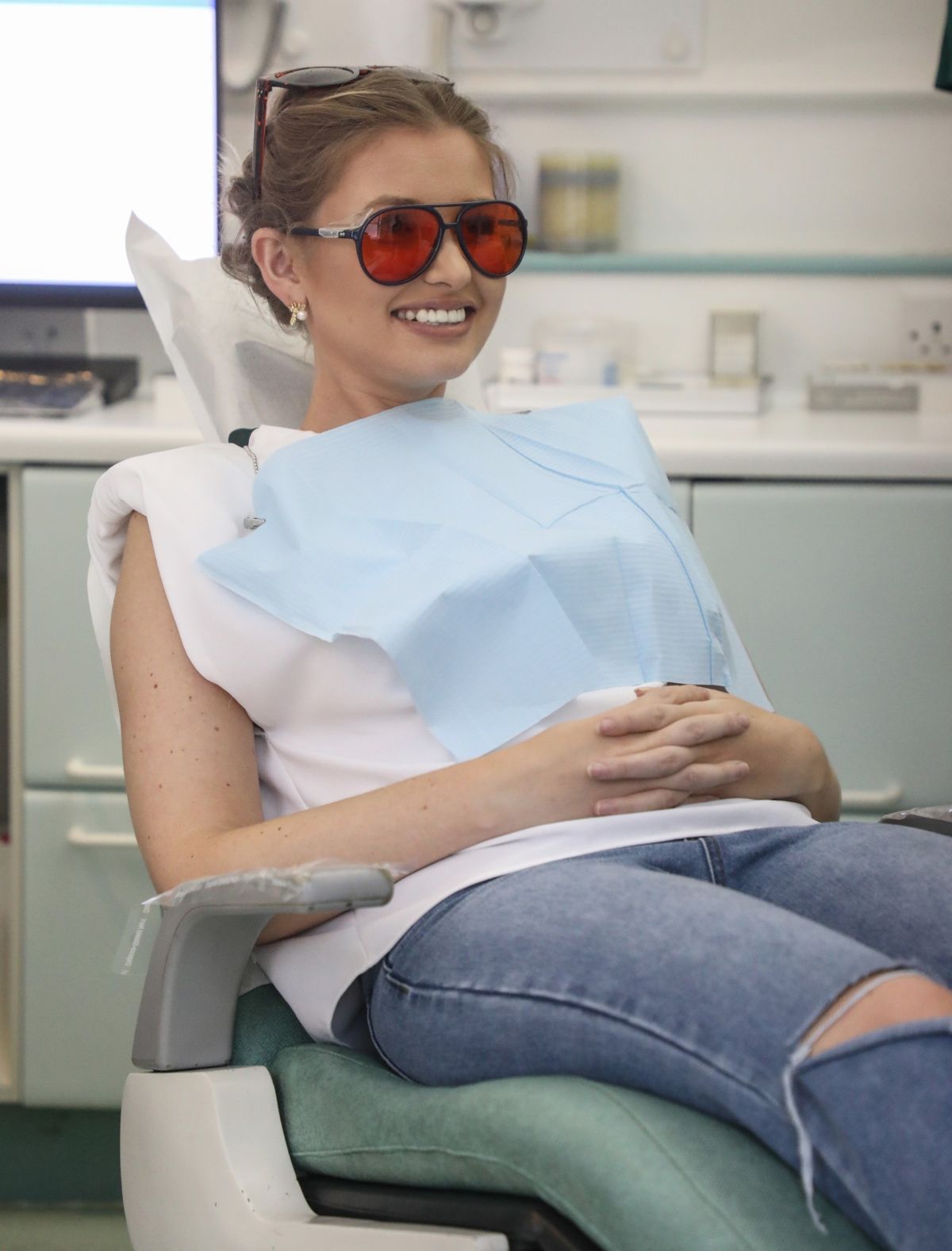AMY HART at Dr Richard Marques Dentist Office in London 07/01/2020 ...