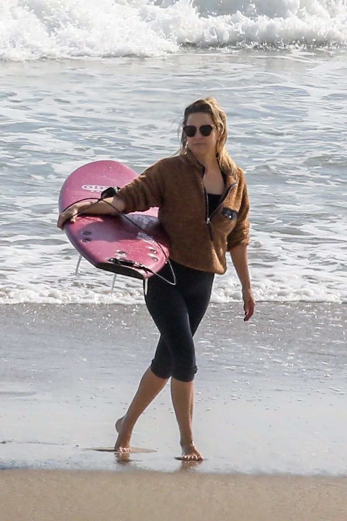 KATE HUDSON Out on the Beach in Malibu 07/02/2020 – HawtCelebs