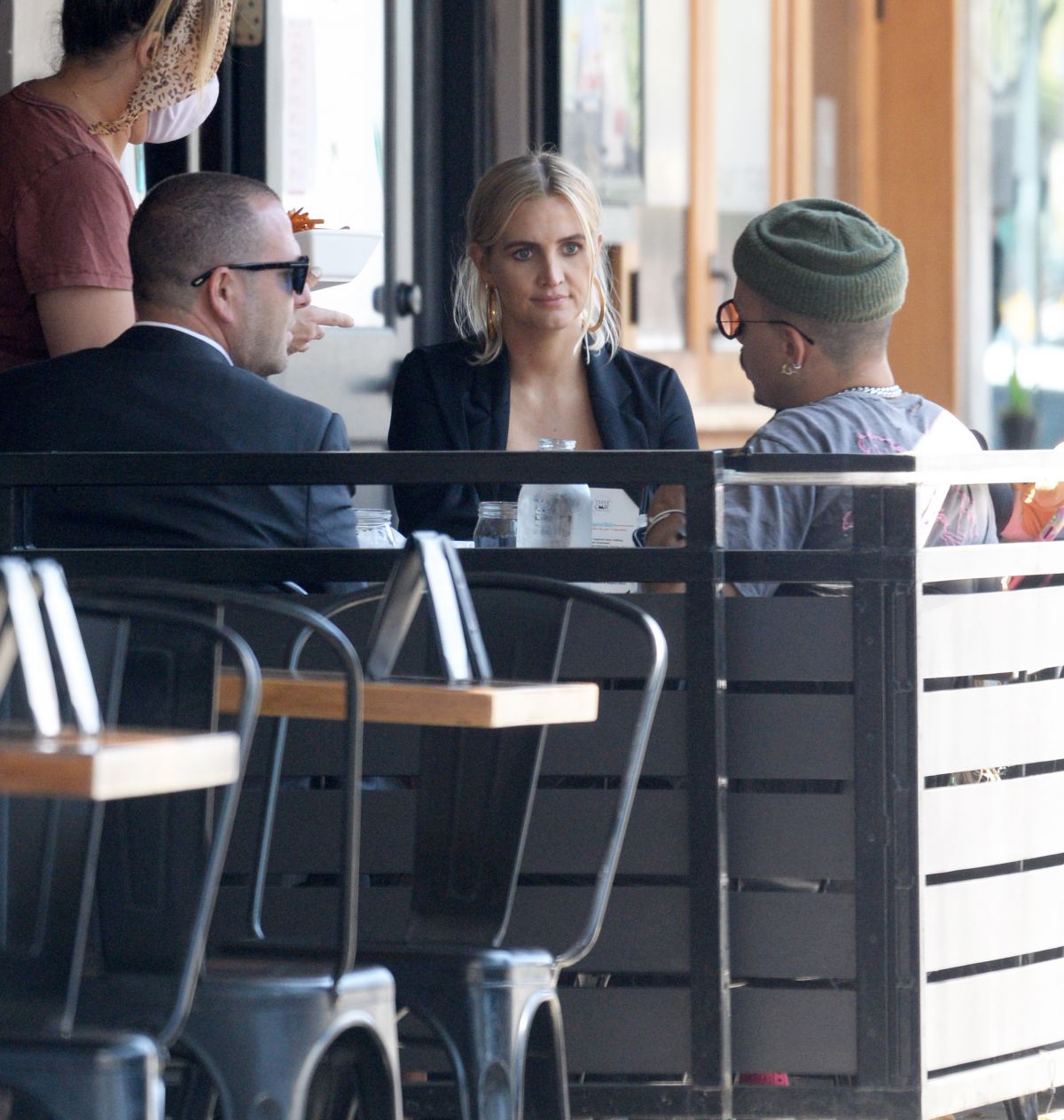 ASHLEE SIMPSON at Tipsy Cow in Sherman Oaks 08/04/2020 – HawtCelebs