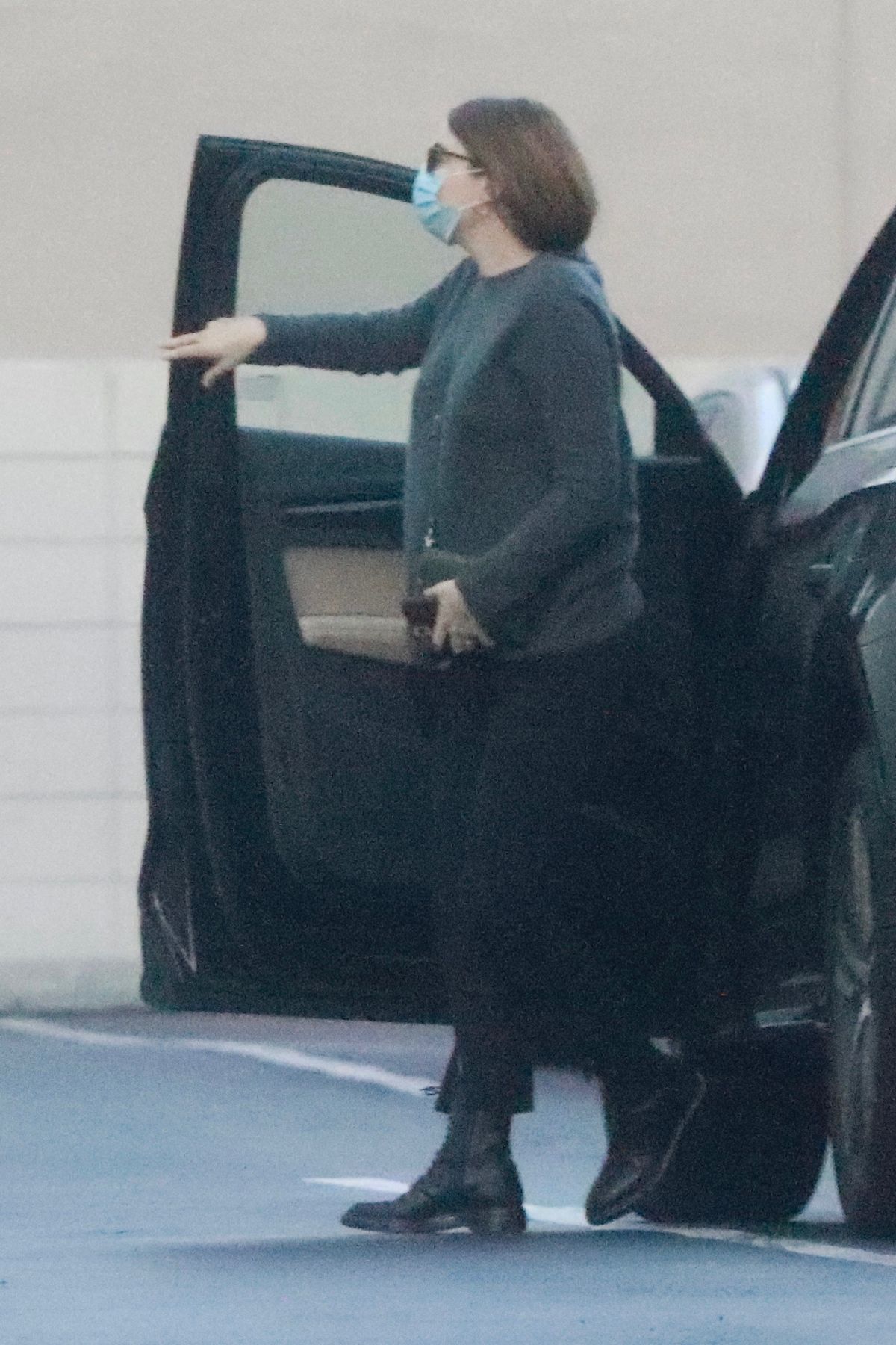 EMMA STONE Arrives at Appintment in Los Angeles 10/22/2020 – HawtCelebs