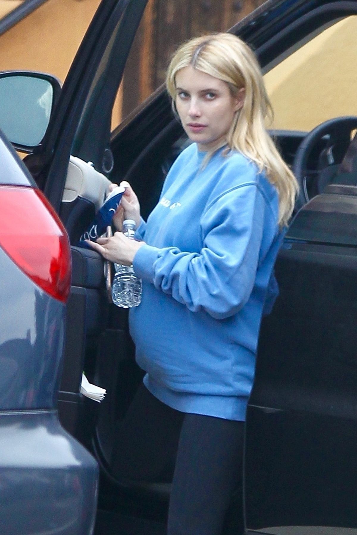Pregnant EMMA ROBERTS Arrives at Her Home in Los Feliz 10/22/2020 ...