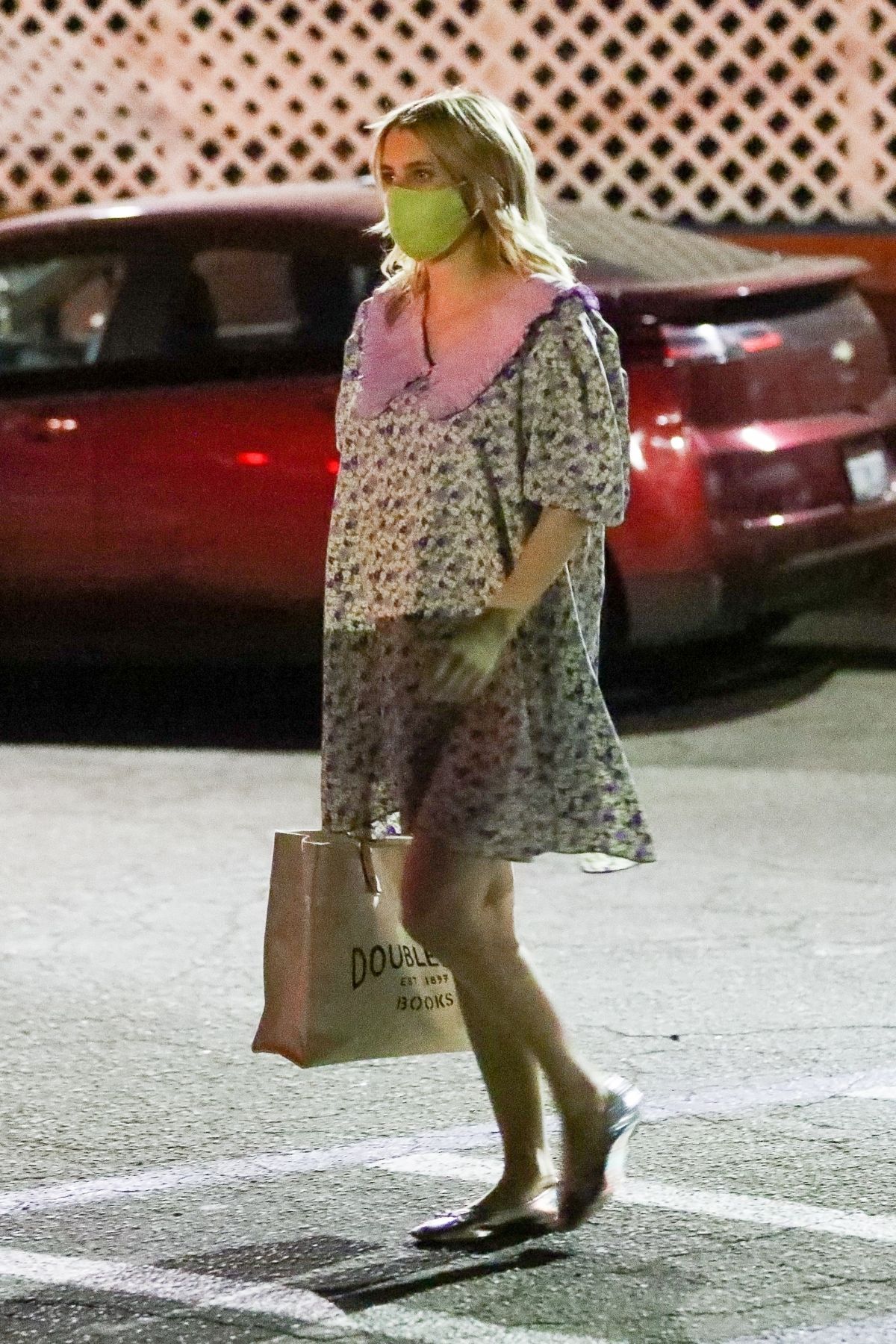 Pregnant EMMA ROBERTS Out for Dinner in Hollywood 09/29/2020 – HawtCelebs