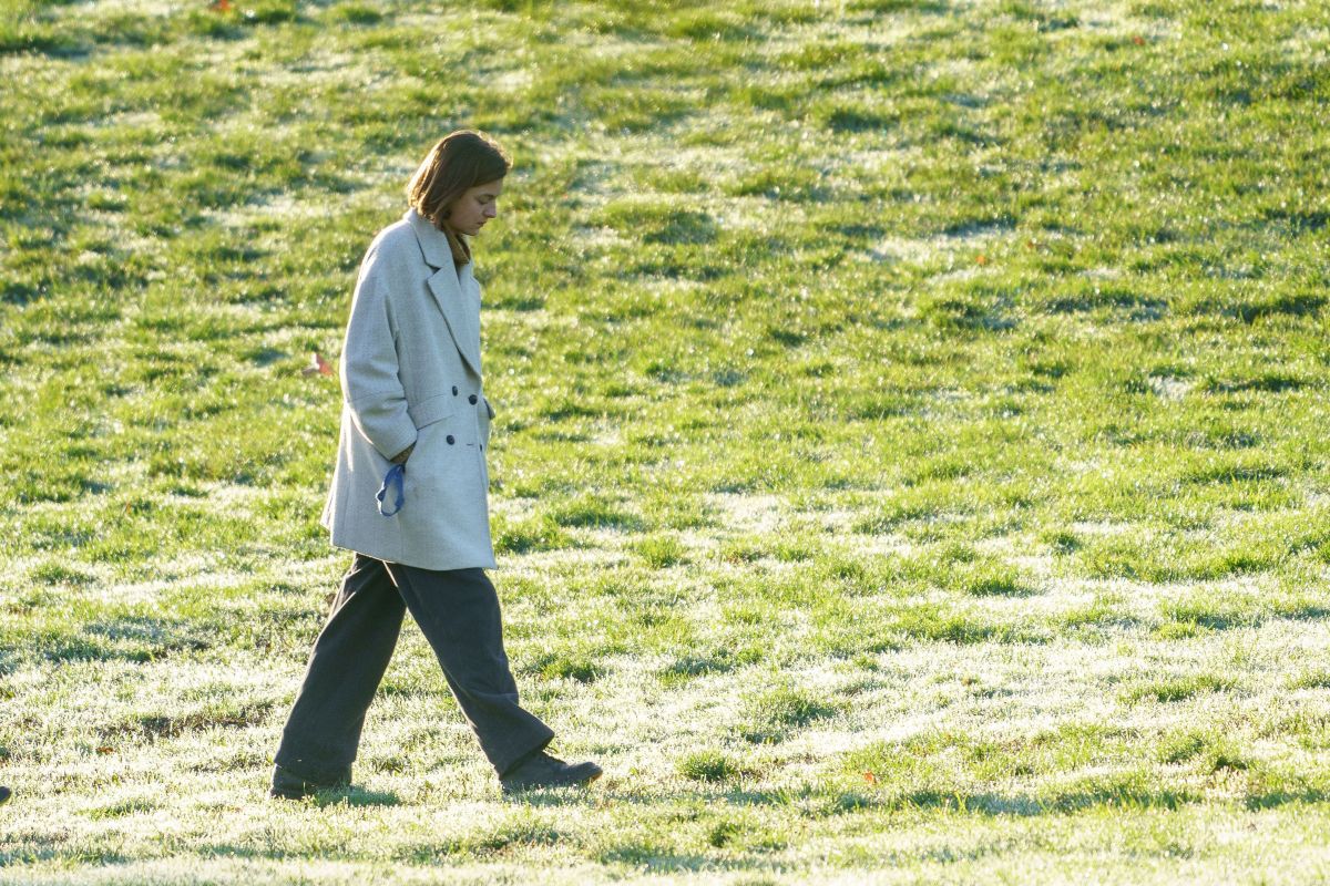 EMMA CORRIN Out with Her Dog at a Park in London 11/15/2020 – HawtCelebs