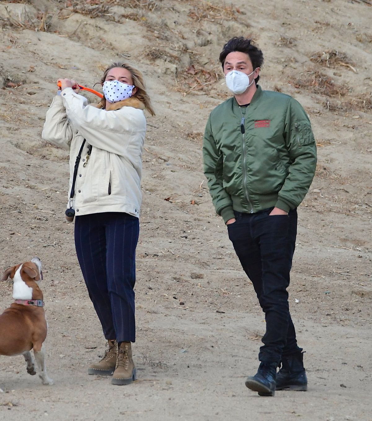 FLORENCE PUGH and Zach Braff Out at a Dog Park in Los Angeles 12/14 ...