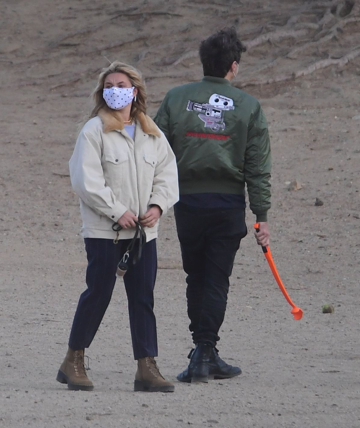 FLORENCE PUGH and Zach Braff Out at a Dog Park in Los Angeles 12/14 ...