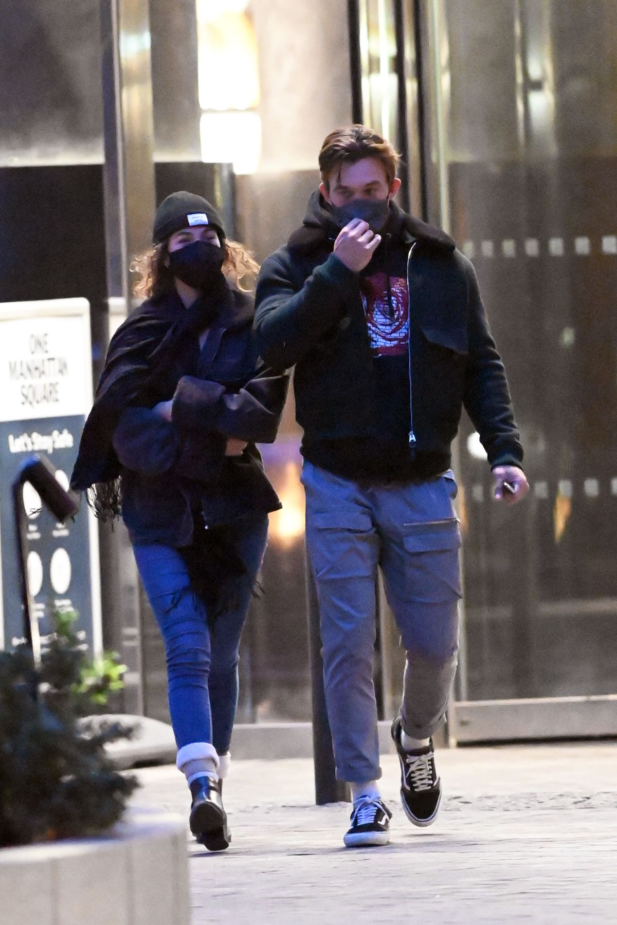 CAMILA KENDRA and Tyler Cameron Out in New York 01/04/2021 – HawtCelebs