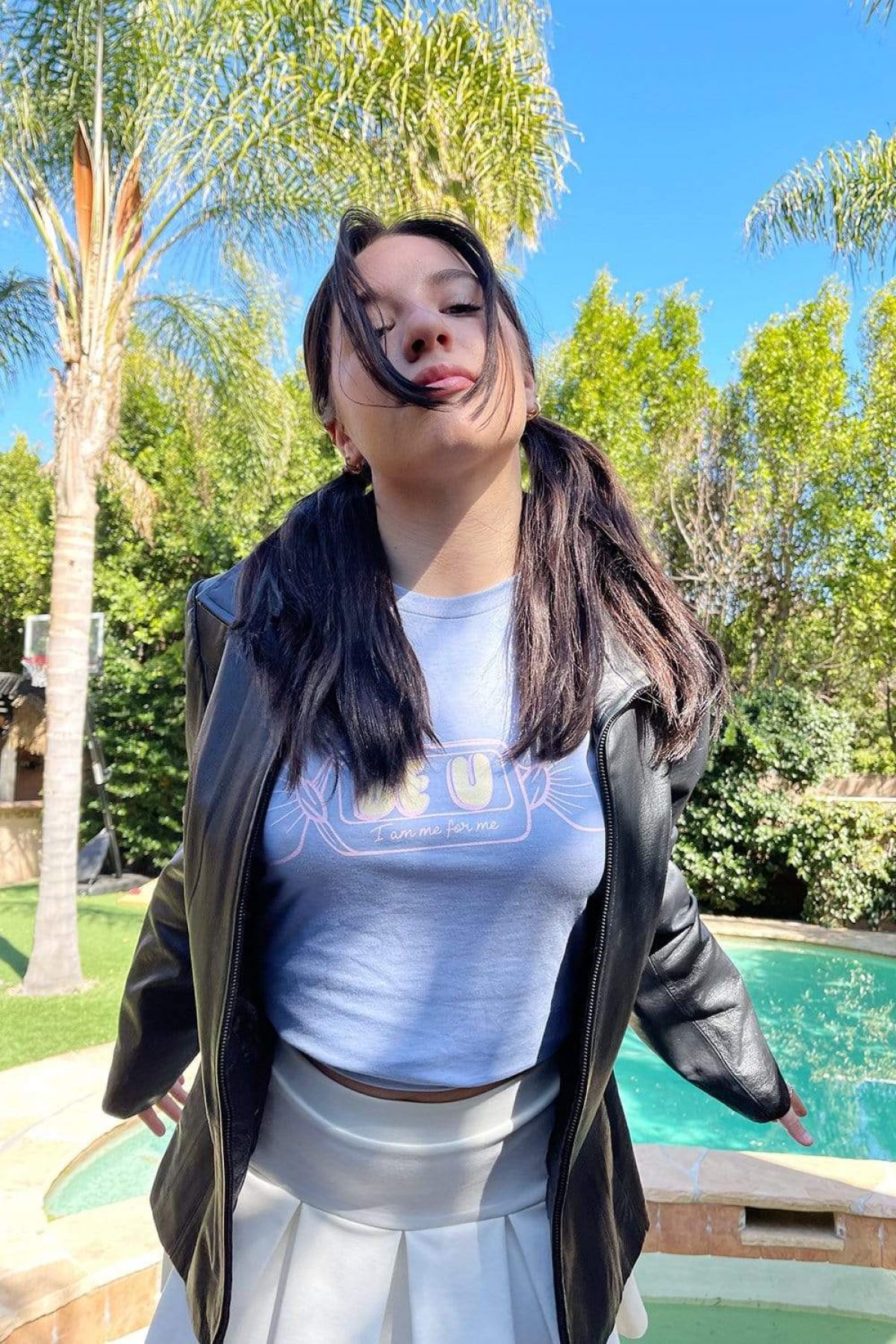 MACKENZIE ZIEGLER for Fanjoy Apparel, March 2021 – HawtCelebs