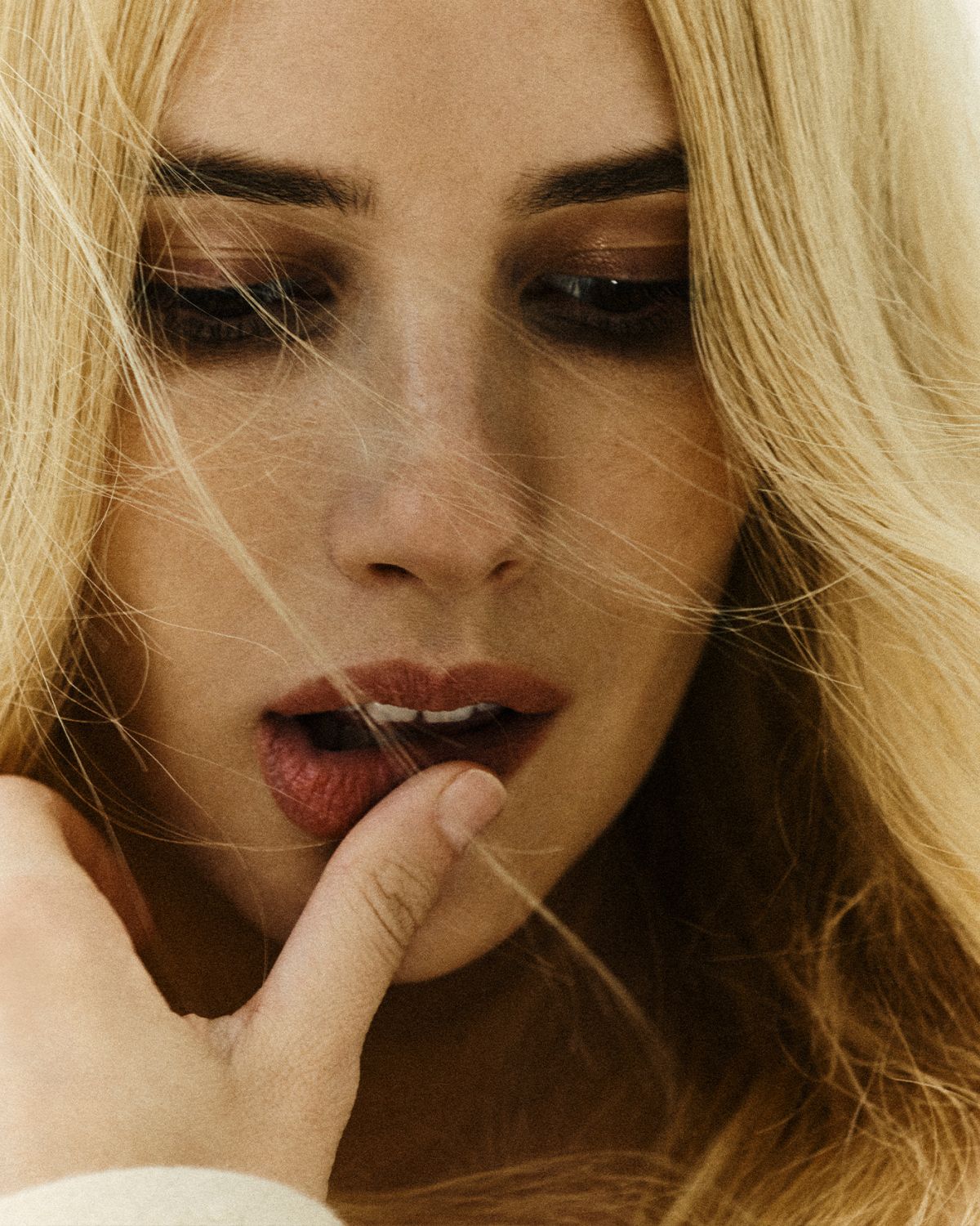 Pregnant EMMA ROBERTS for Violet Grey, March 2021 – HawtCelebs
