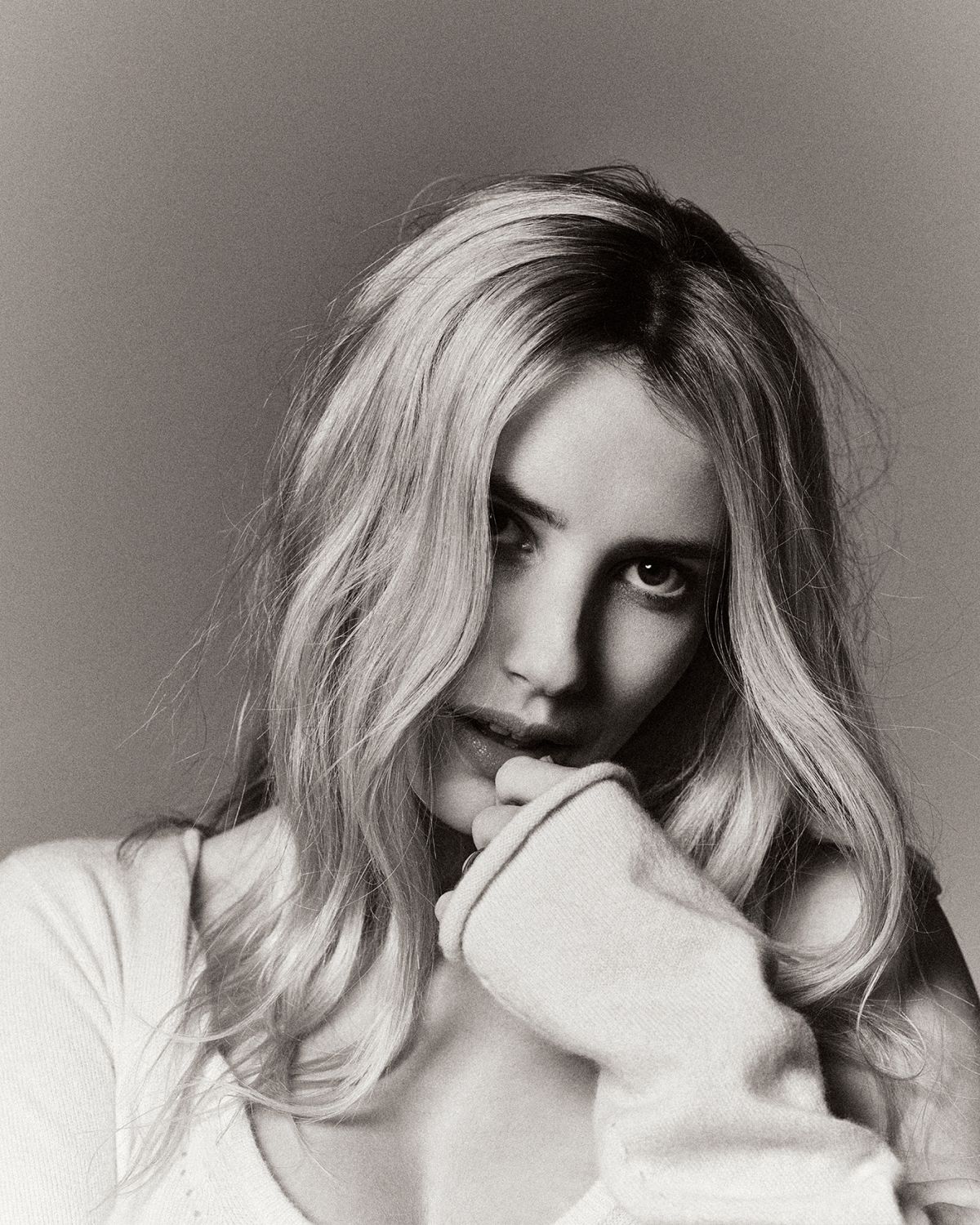 Pregnant EMMA ROBERTS for Violet Grey, March 2021 – HawtCelebs