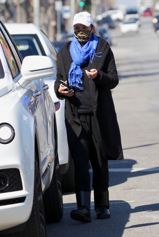 TEDDI JO MELLENCAMP Leaves Sweet Butter Kitchen in Sherman Oaks 03/13 ...