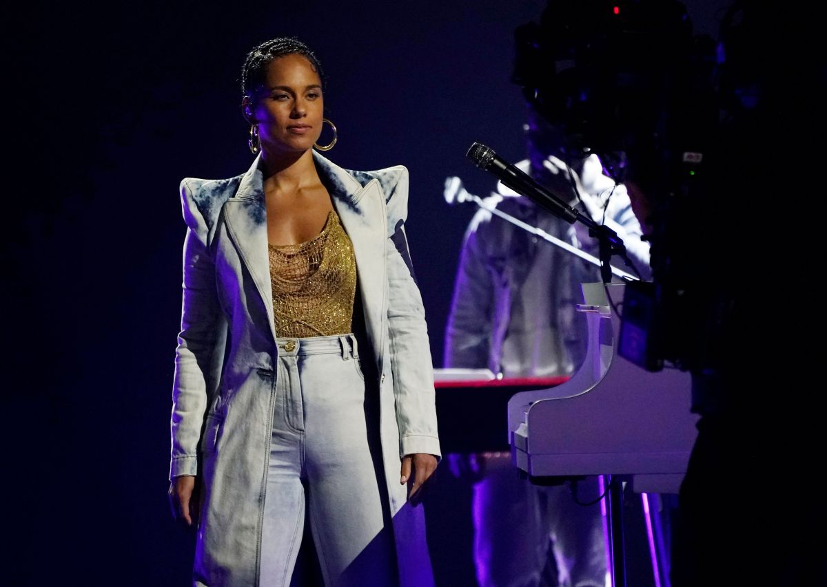 ALICIA KEYS Performs at 2021 Billboard Music Awards 05/23/2021 – HawtCelebs