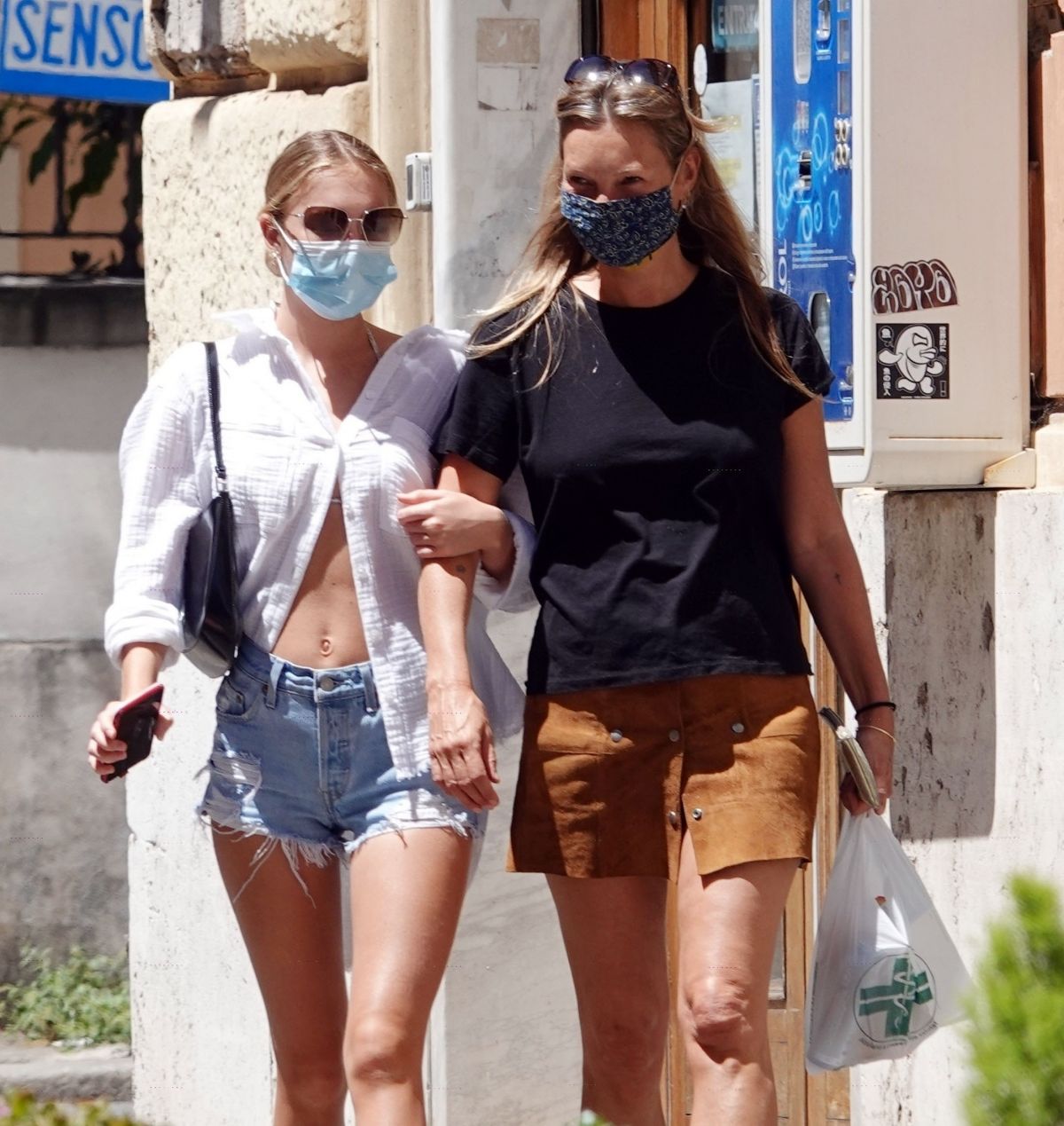 KATE and LILA GRACE MOSS Out in Rome 06/26/2021 – HawtCelebs