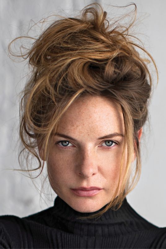 REBECCA FERGUSON in Entertainment Weekly, October 2021 – HawtCelebs