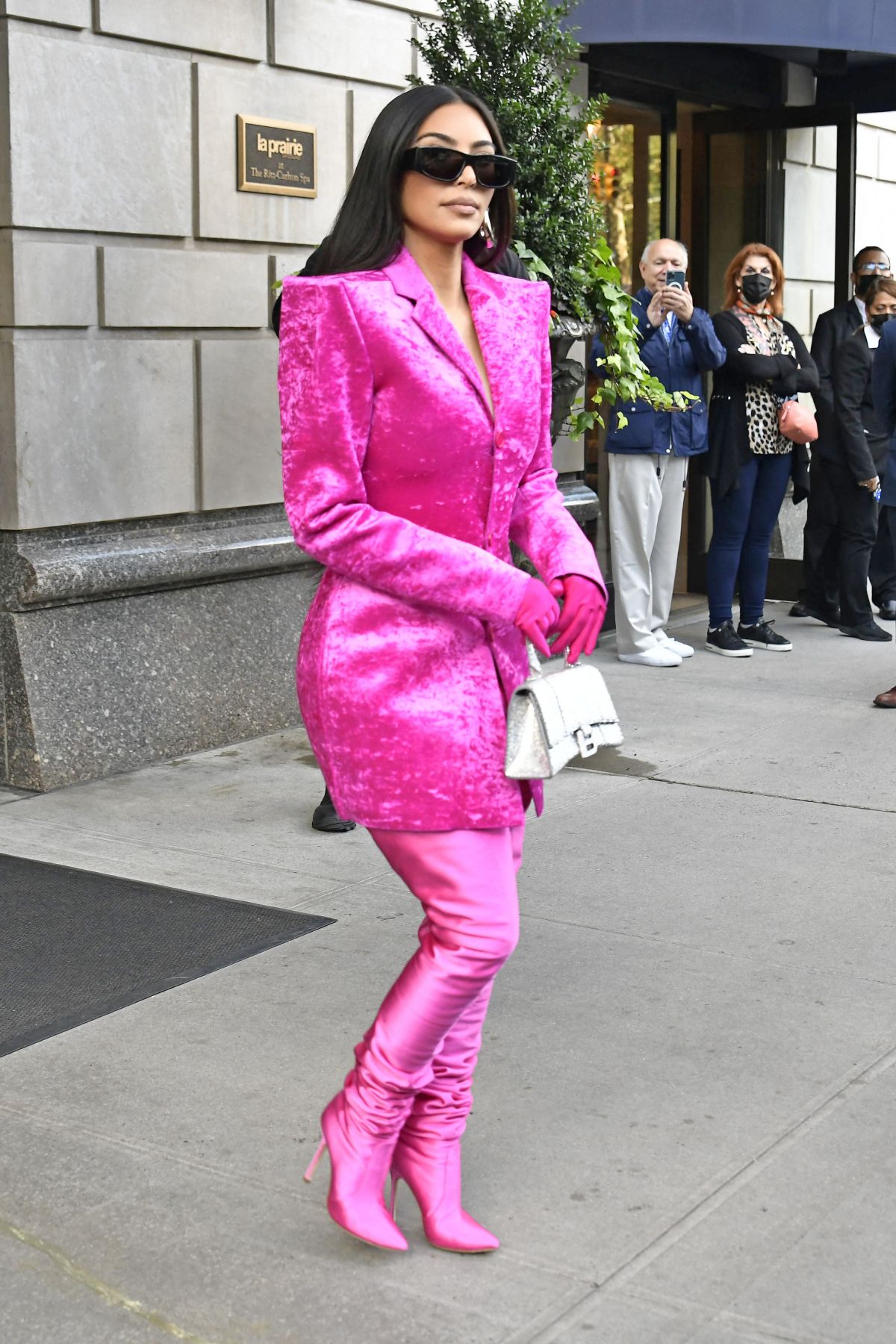 KIM KARDASHIAN Leaves Ritz Carlton Hotel for Saturday Night Live ...