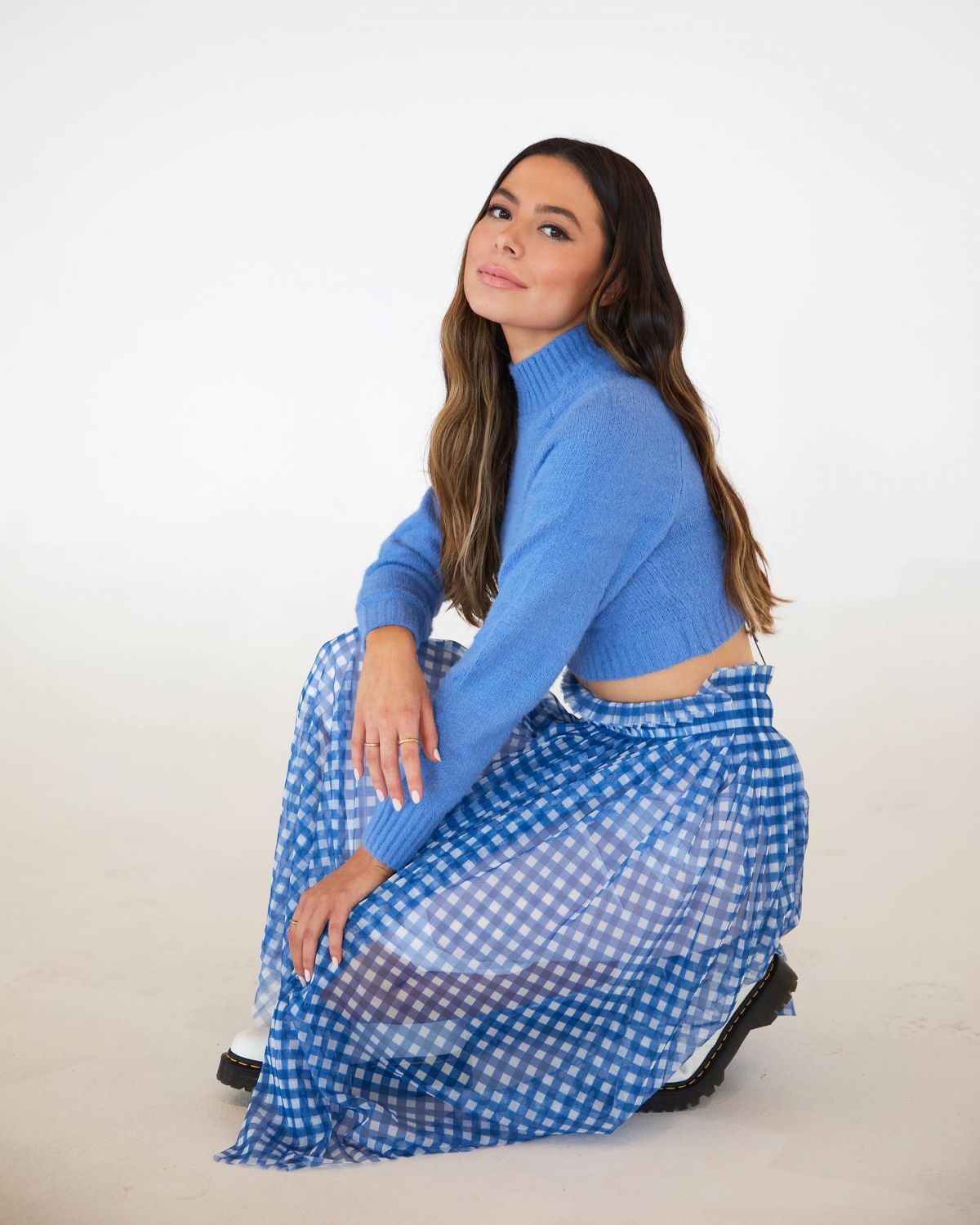 MIRANDA COSGROVE At A Photoshoot October 2021 HawtCelebs MIRANDA COSGROVE At A Photoshoot October 2021 HawtCelebs