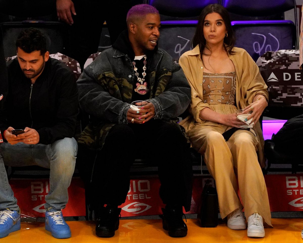 HAILEE STEINFELD at Houston Rockets vs. LA Lakers Game at Staples ...