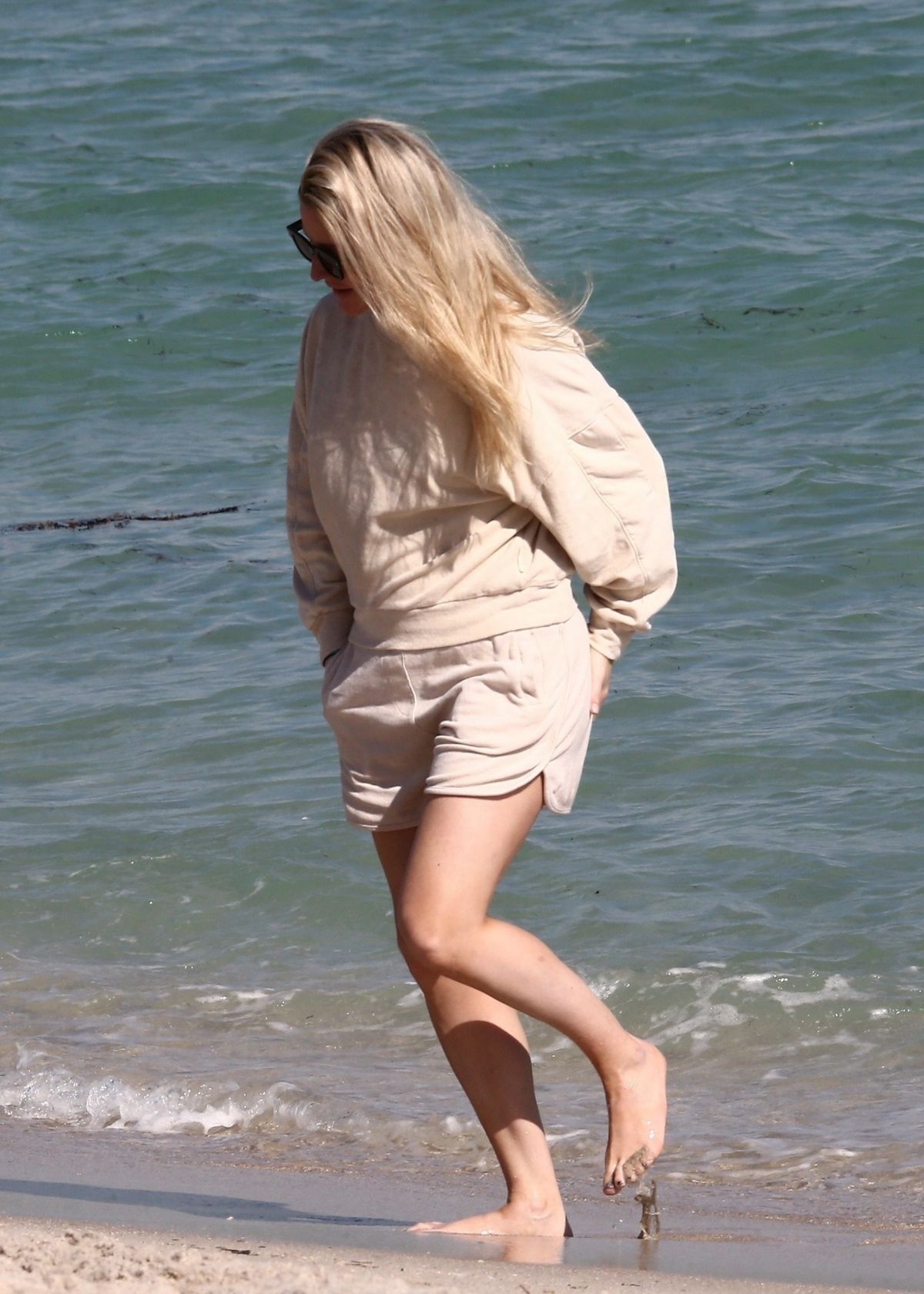 Ellie Goulding Beach