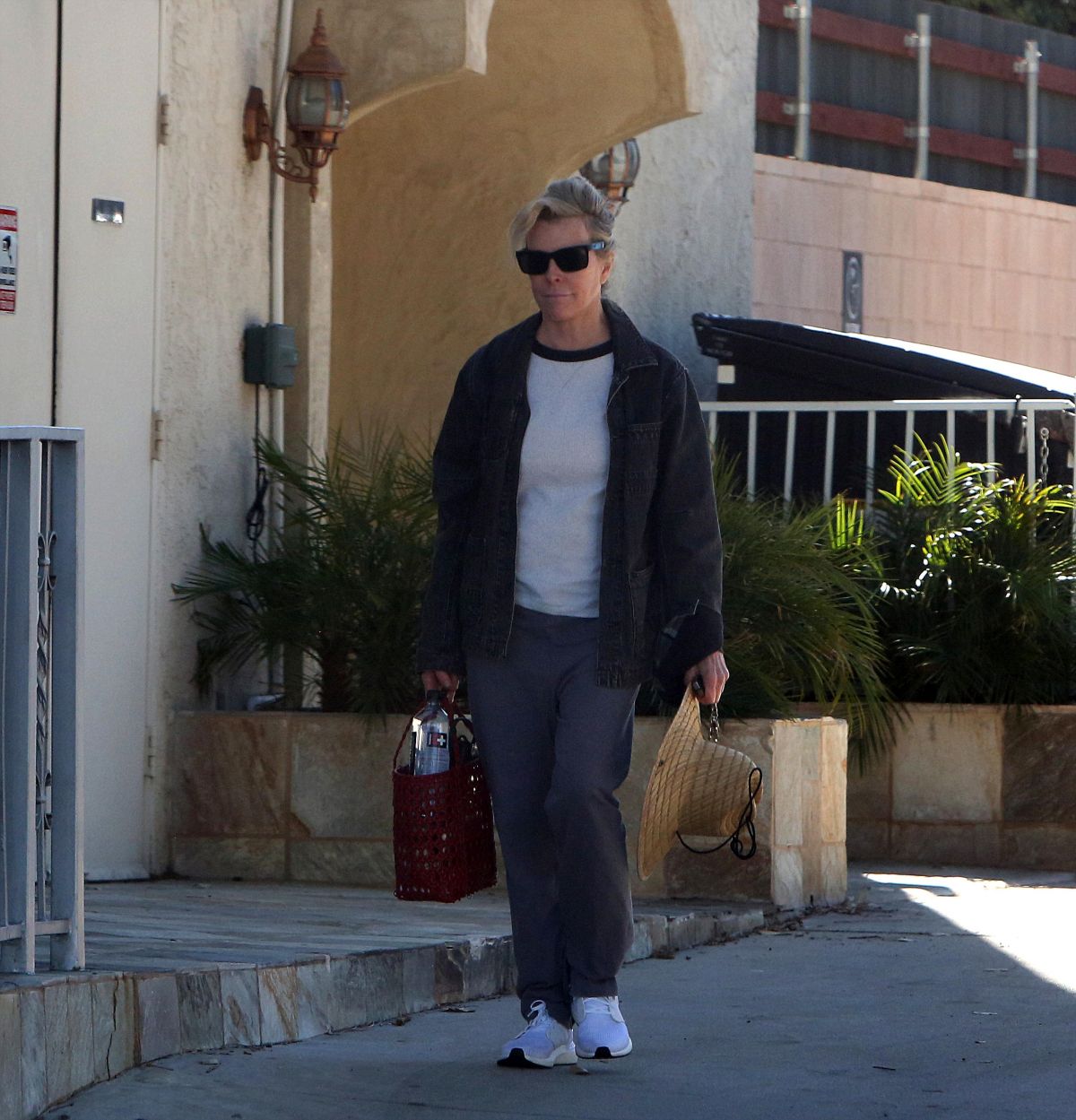 KIM BASINGER Arrives at Her Gym in Los Angeles 01/27/2022 – HawtCelebs