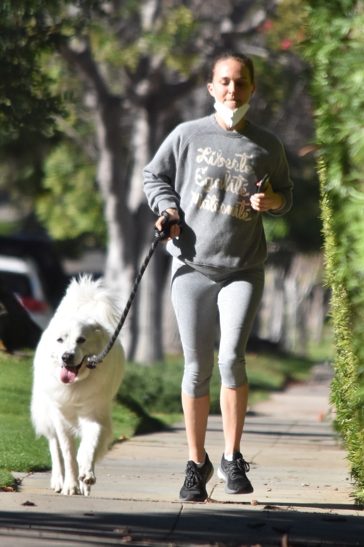 NATALIE PORTMAN Out Jogging with Her Dog in Los Feliz 01/24/2022 ...