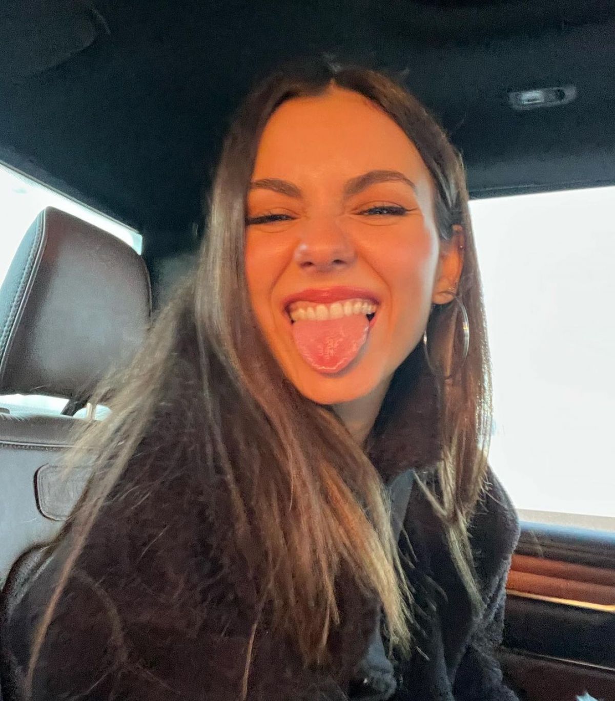 VICTORIA JUSTICE – Instagram Photo 01/16/2022 – HawtCelebs
