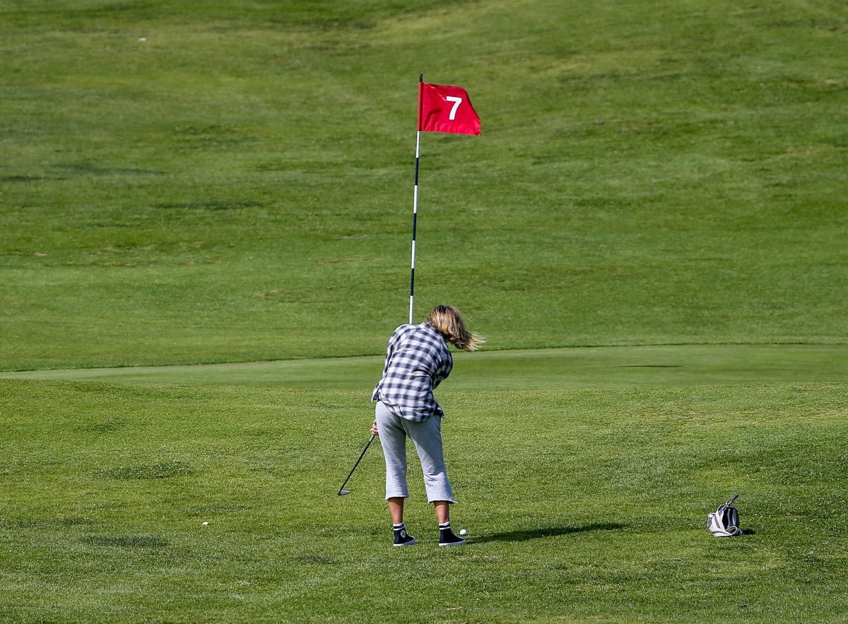JESSICA ALBA at Golf Course in Los Angeles 02/26/2022 – HawtCelebs