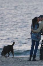 KELLY GALE and Joel Kinnaman on the Beach in Venice 02/04/2022 – HawtCelebs
