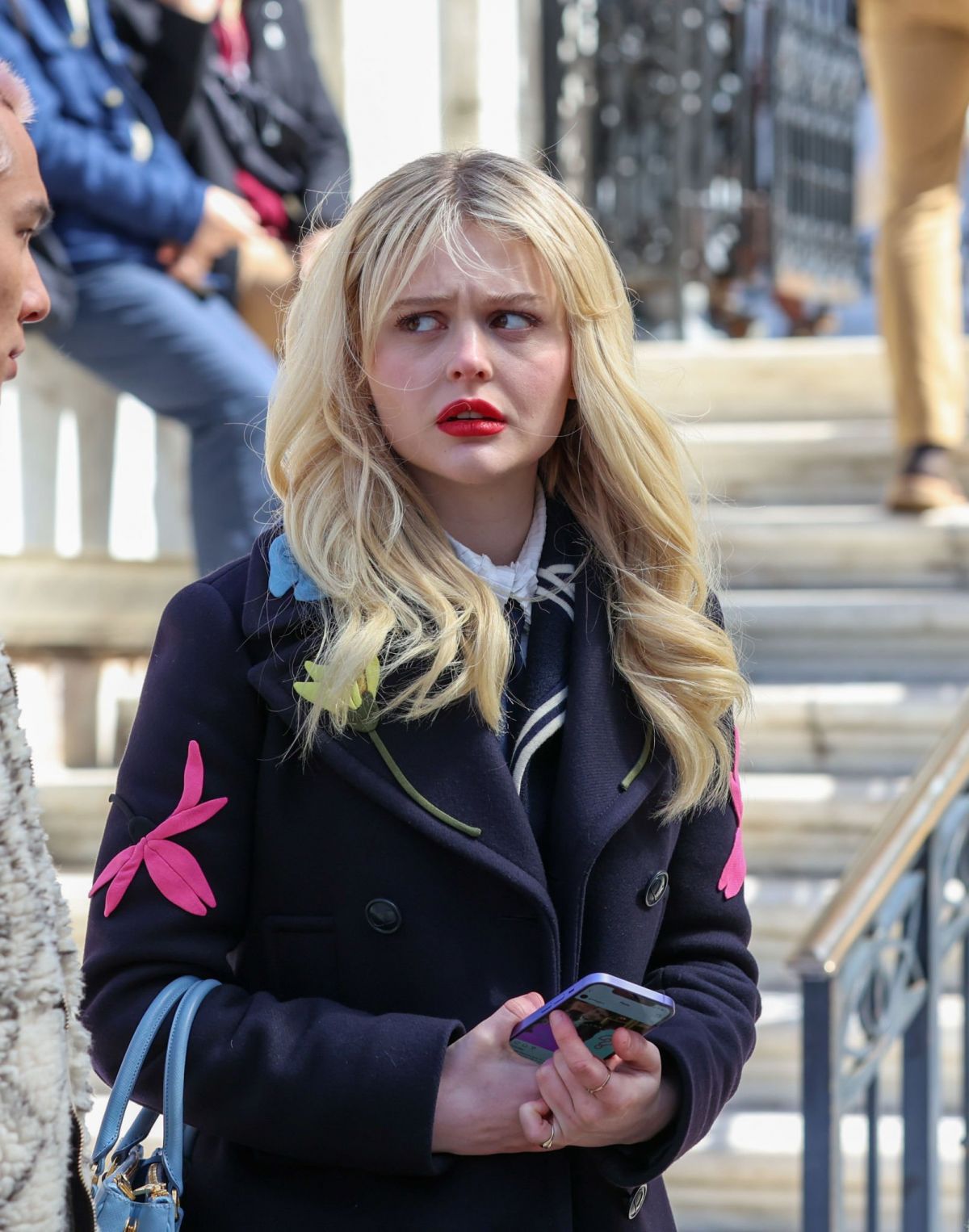 Emily Alyn Lind - abroparaguas.com