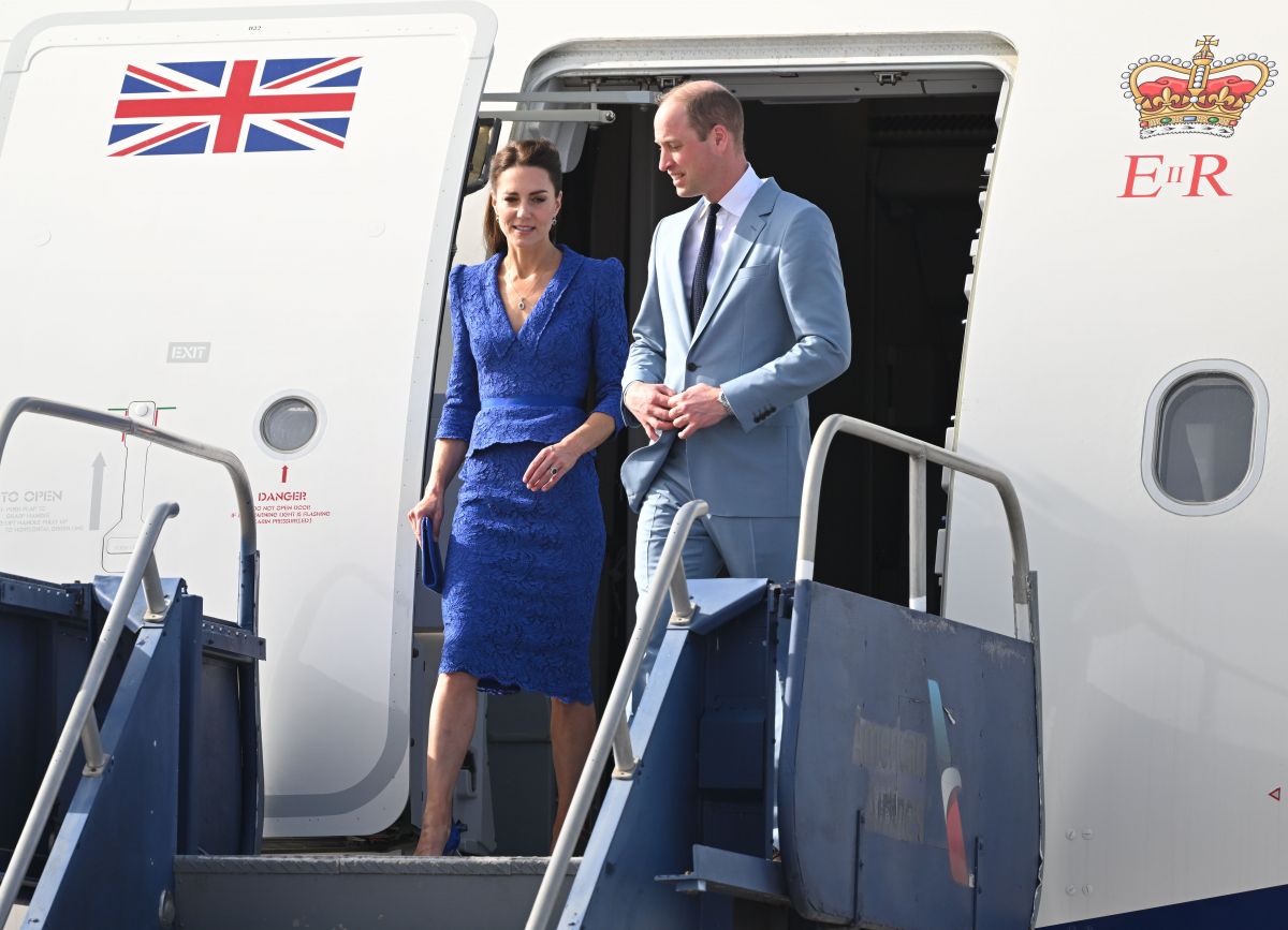 KATE MIDDLETON and Prince William Arrives to in Belize 03/19/2022 ...