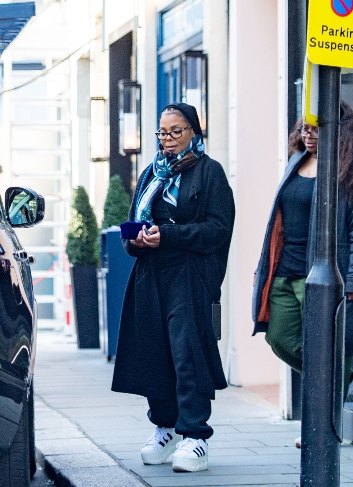JANET JACKSON at a Pawn Shop in London 04/21/2022 – HawtCelebs