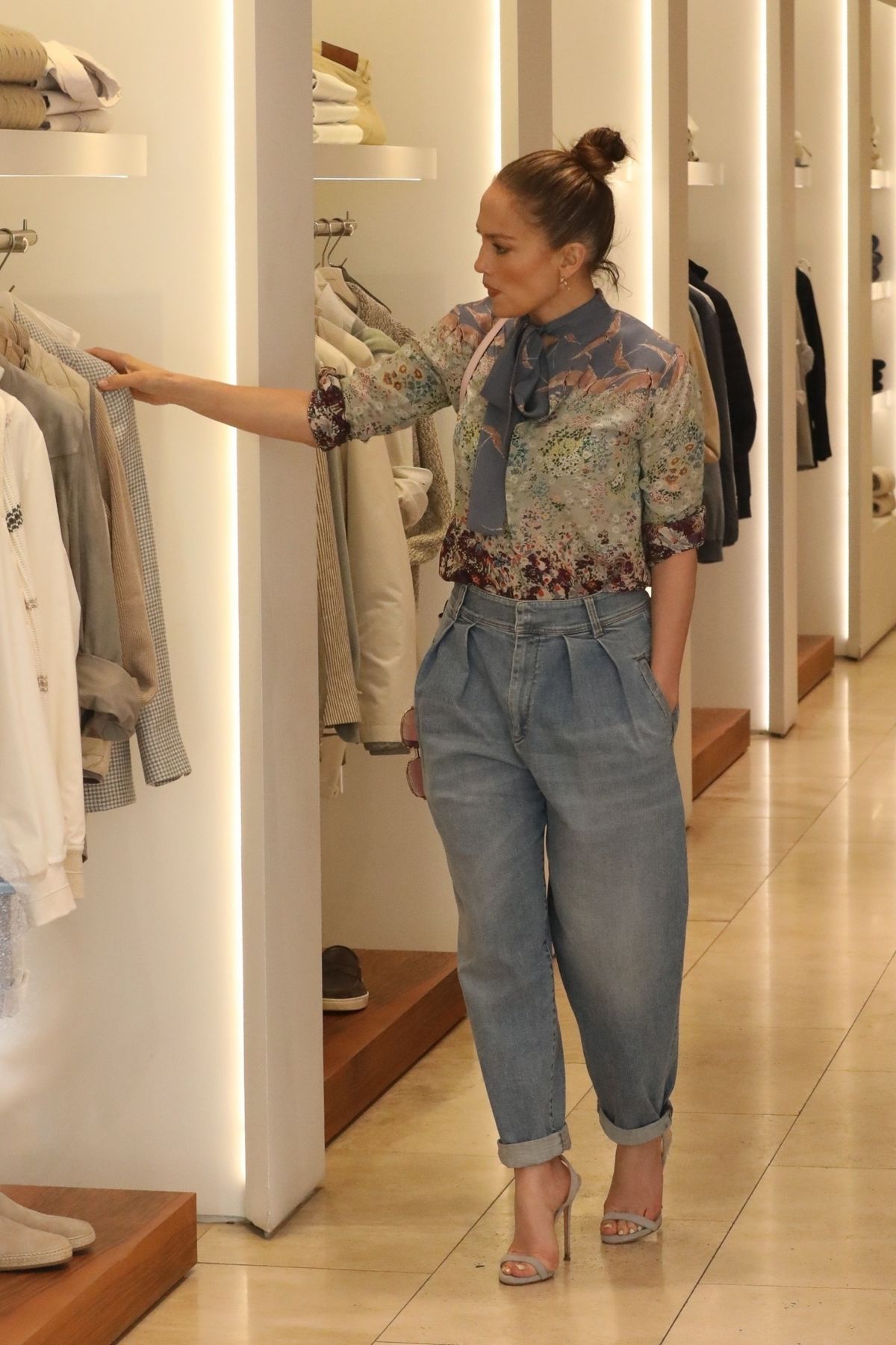 JENNIFER LOPEZ Out Shopping on Rodeo Drive at Brunello Cucinelli in ...