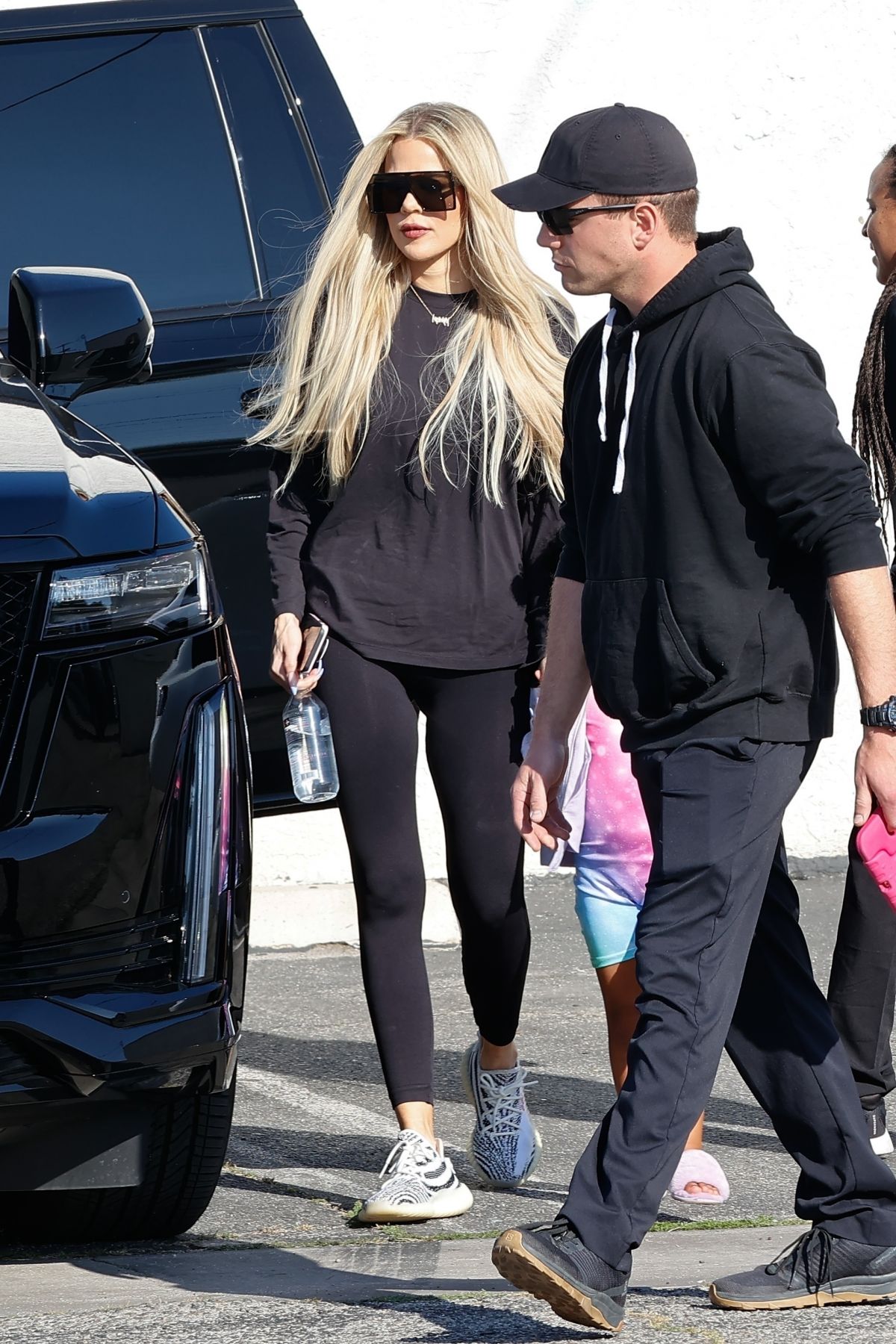 KHLOE KARDASHIAN Out in Los Angeles 04/01/2022 – HawtCelebs