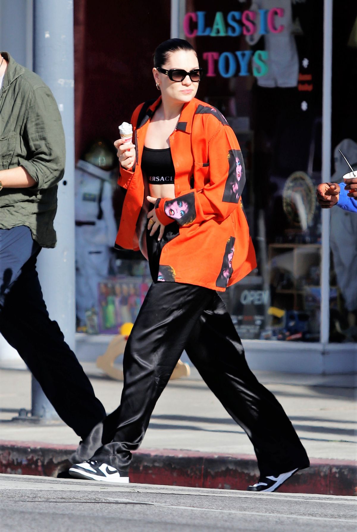 JESSIE J Out for Ice Cream Cone with Friends in Los Angeles 05/06/2022 ...