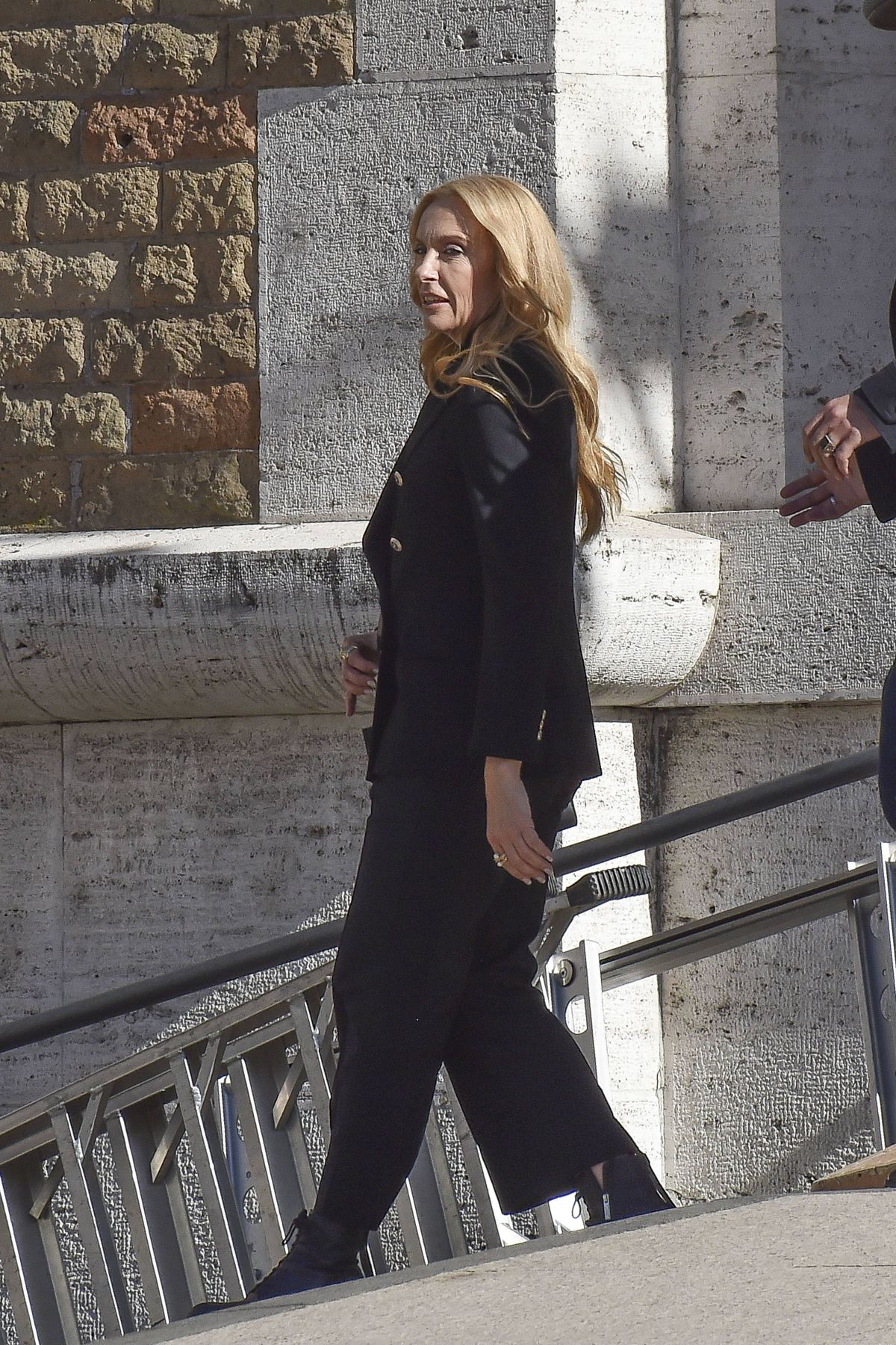 TONI COLLETTE on the Set of Mafia Mamma in Rome 06/01/2022 – HawtCelebs