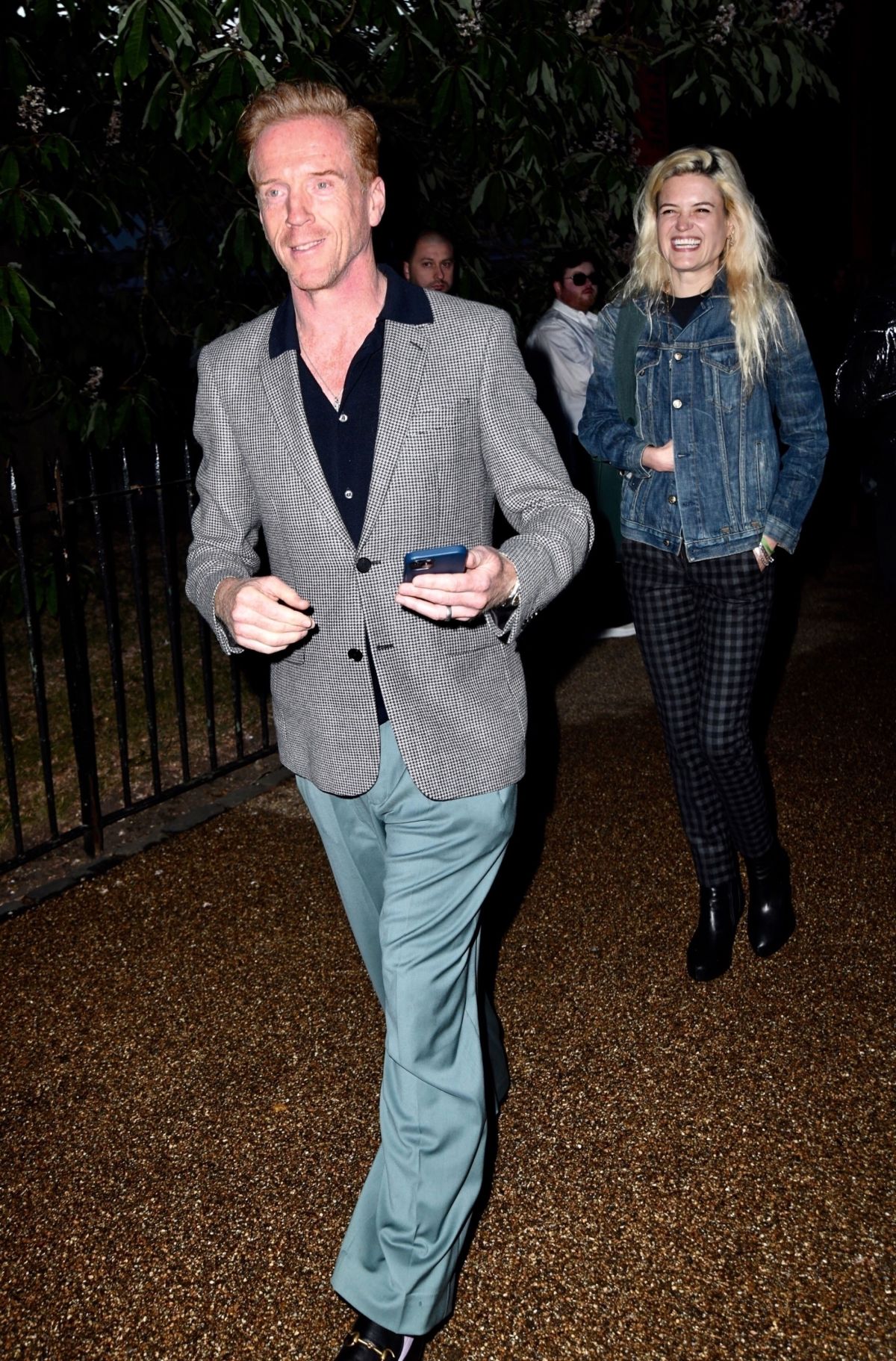 ALISON MOSSHART and Damian Lewis Leaves Serpentine Gallery Summer Party ...