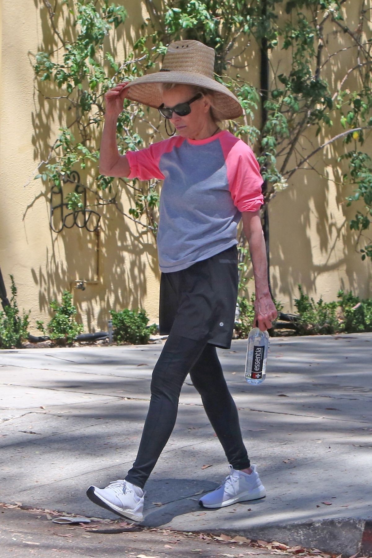 KIM BASINGER LEaves Workout at a Gym in Los Angeles 07/21/2022 – HawtCelebs