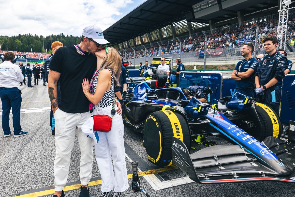 KRISTEN BELL at F1 Grand Prix of Austria at Red Bull Ring in Spielberg ...