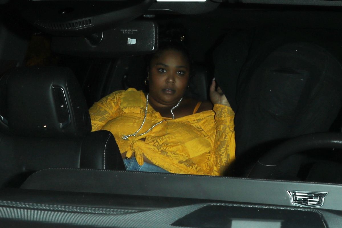 LIZZO Leaves Craig’s Restaurant After Dinner with Friends in West ...