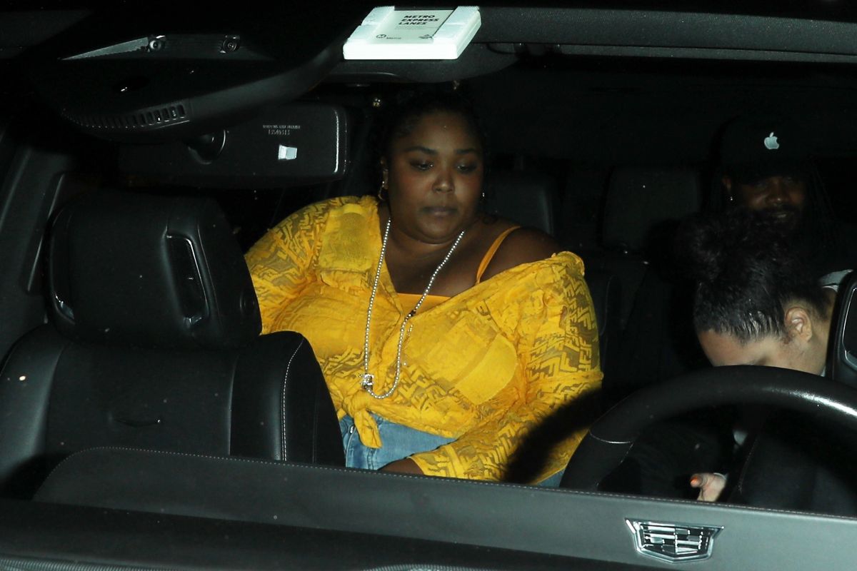 LIZZO Leaves Craig’s Restaurant After Dinner with Friends in West ...