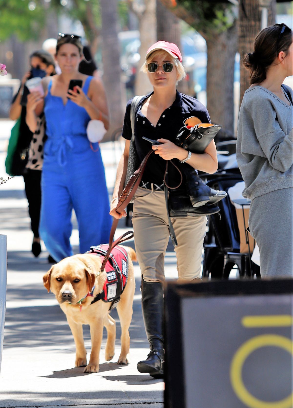 SELMA BLAIR Out with Her Service Dog in Los Angeles 07/19/2022 – HawtCelebs
