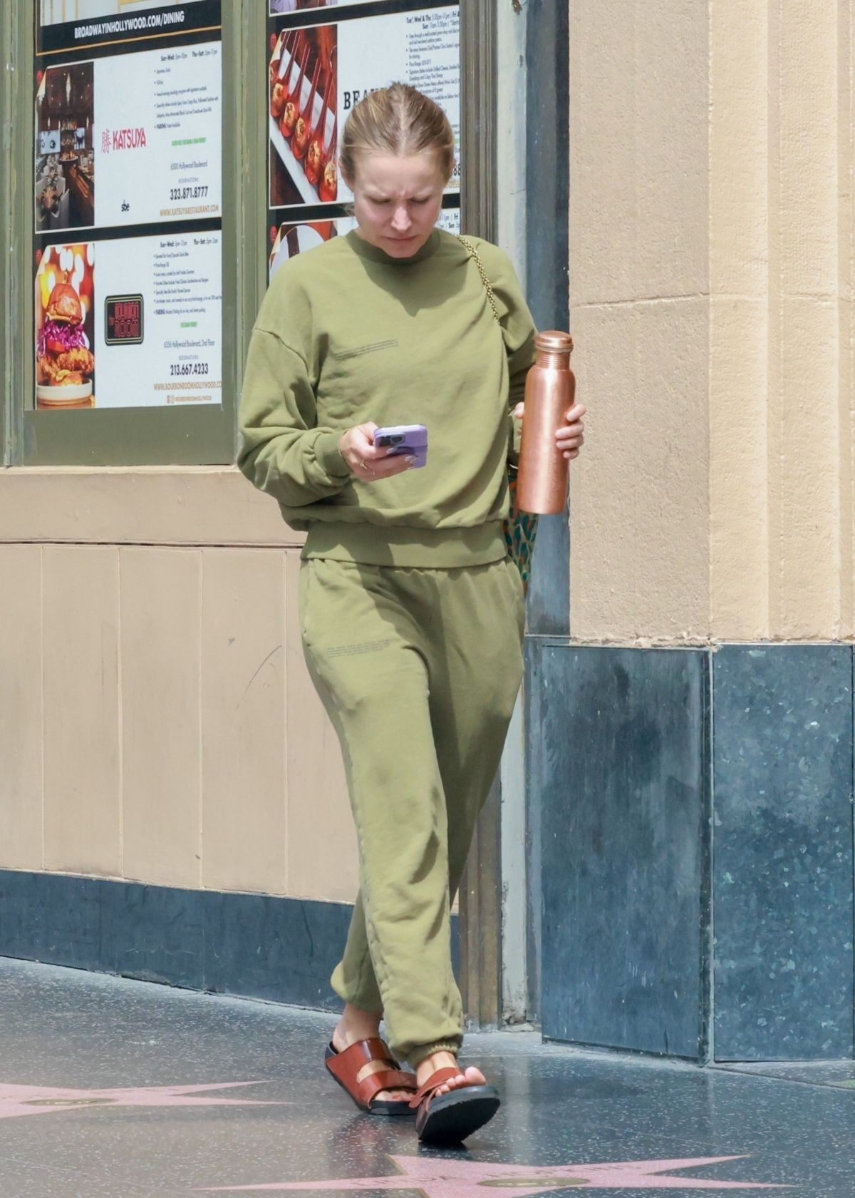 KRISTEN BELL Visits Hollywood Pantages Theatre in Hollywood 08/22/2022 ...